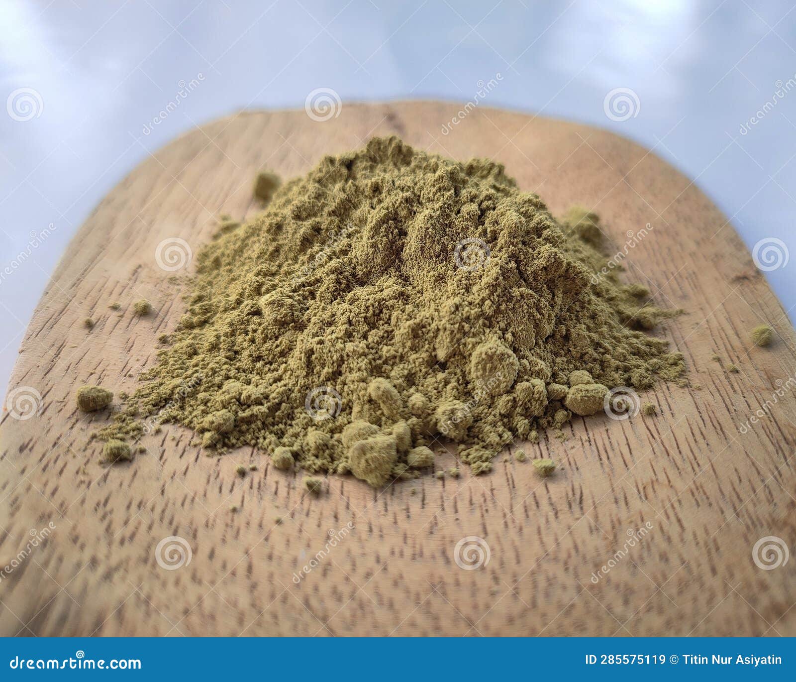 Mitragyna Speciosa Powder Kratom Stock Image - Image of medical ...