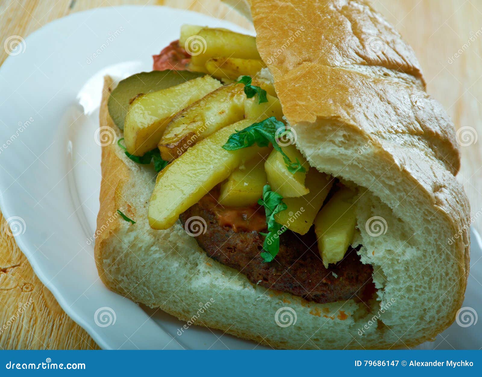 Mitraillette stock afbeelding. Afbeelding bestaande uit baguette - 79686147