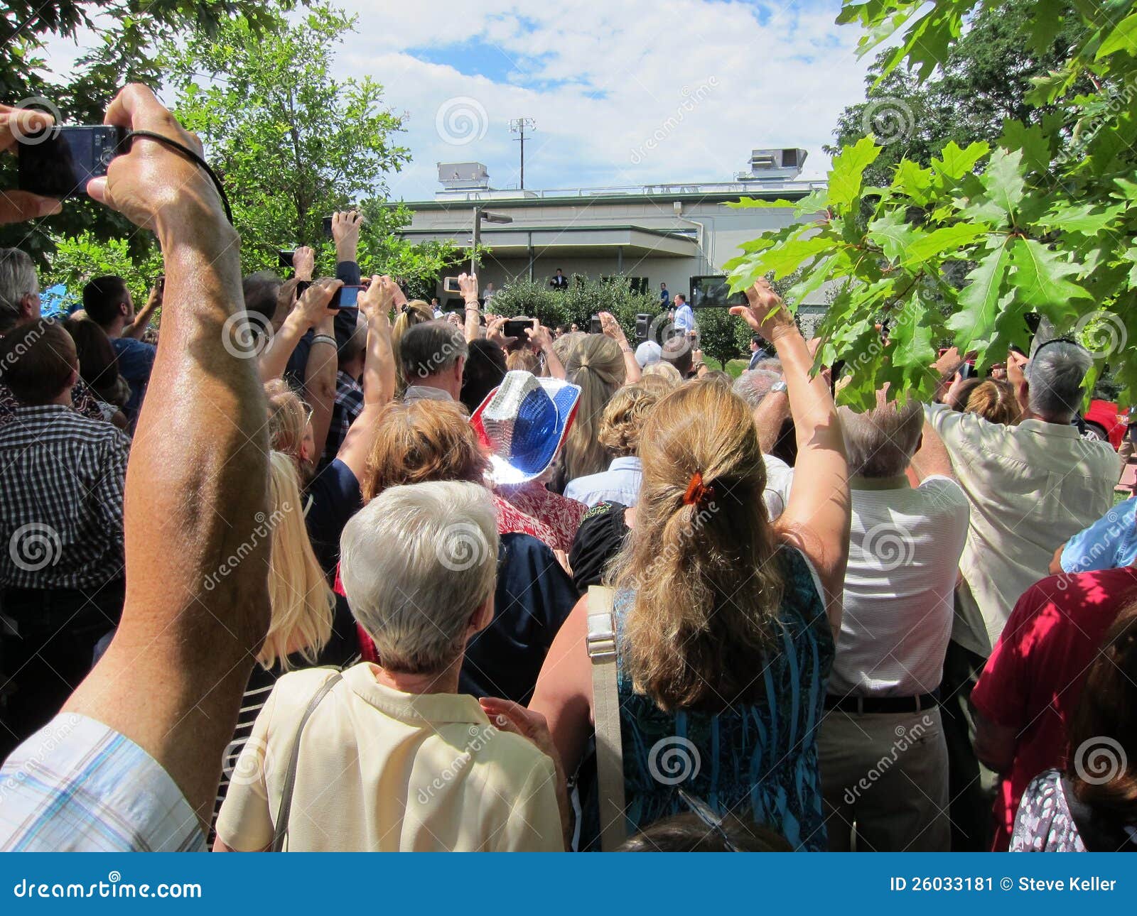 Mitt Romney crowd support editorial photo. Image of campaign - 26033181