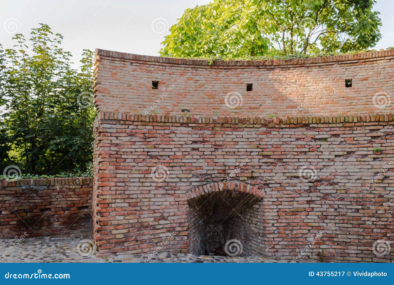 Mittelalterliche Backsteinmauern Stockbild - Bild von architektur ...