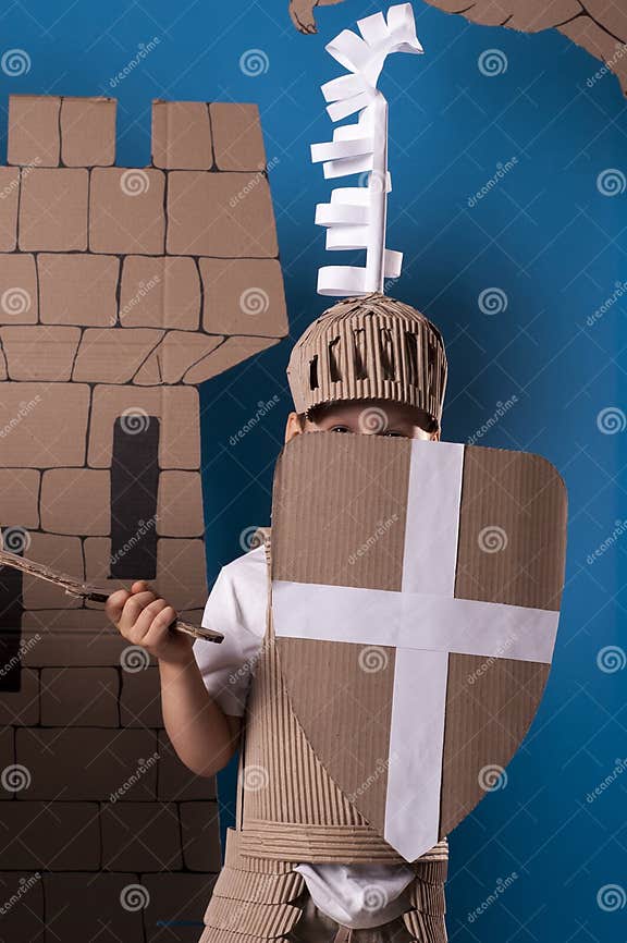 Mittelalterliches Ritterkind Stock Abbildung - Illustration von kind ...