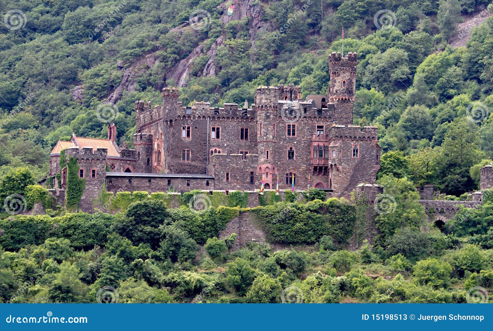 Mittelalterliches Schloss Reichenstein Stockbild - Bild von felsen ...