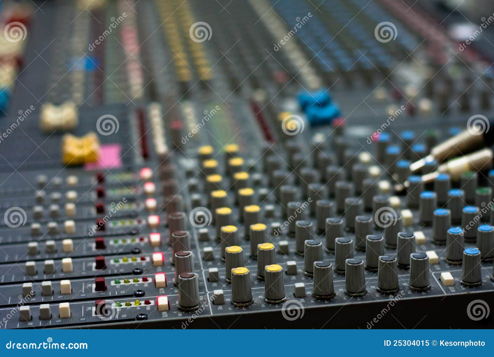 MixControl imagen de archivo. Imagen de fondo, mezclador - 25304015