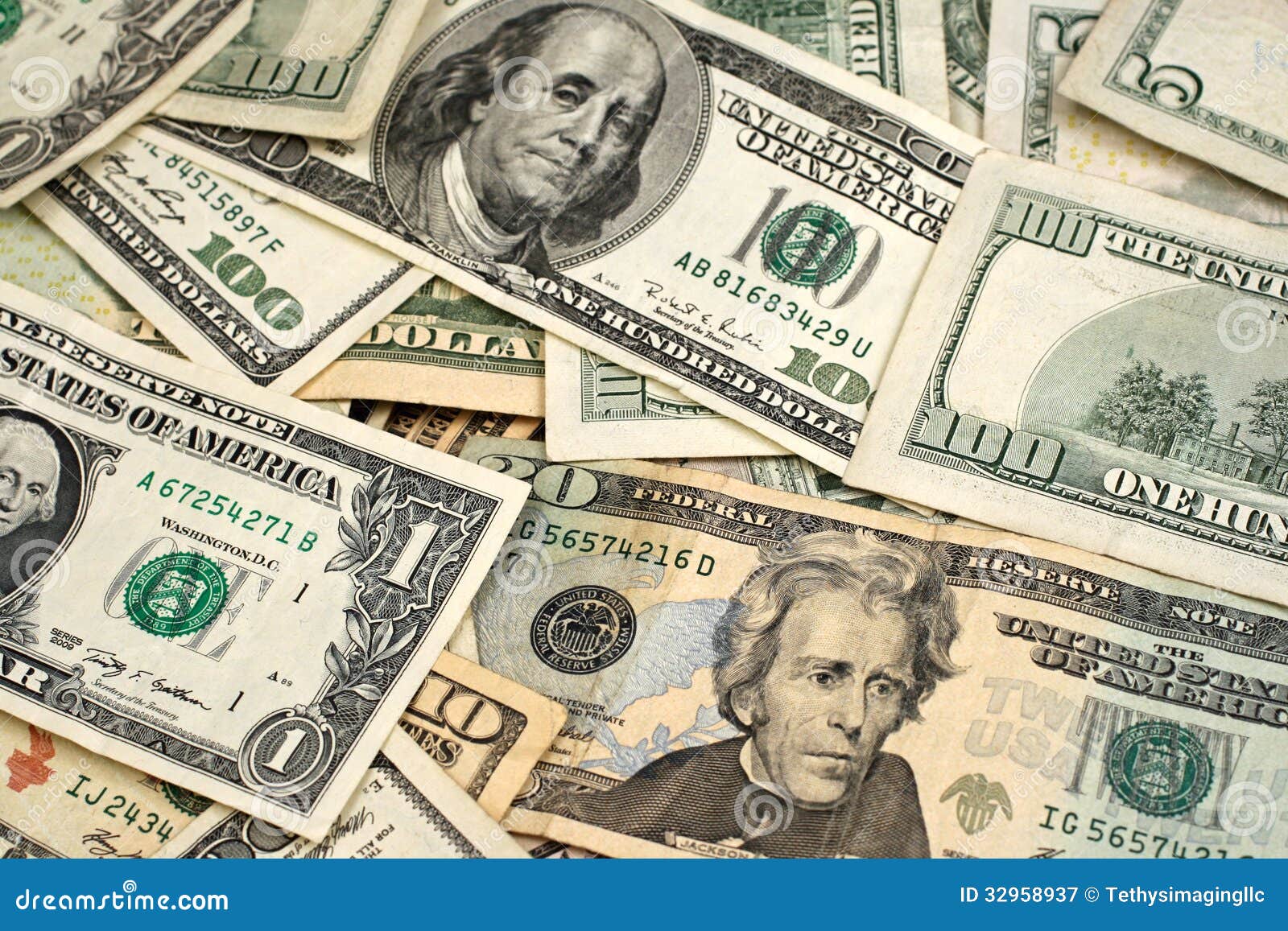 Mixed American Currency stock image. Image of fives, reserve - 32958937