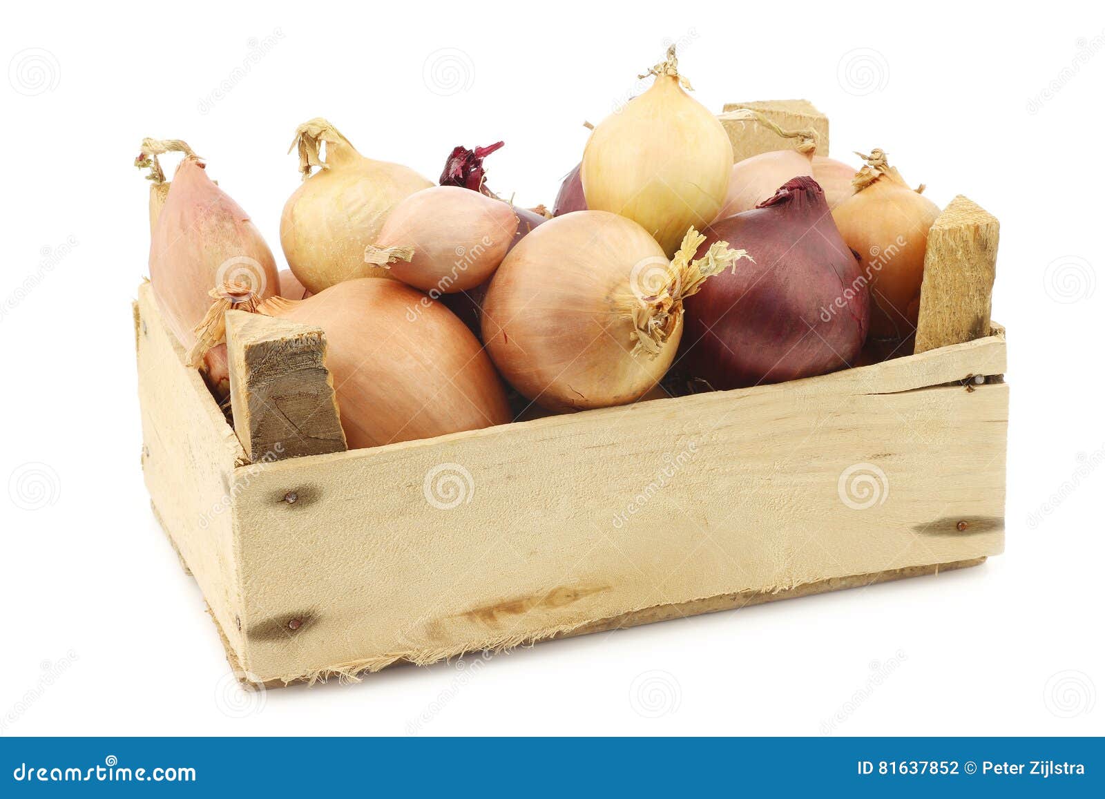 Mixed Onions in a Wooden Box Stock Photo - Image of shallots, spicy ...