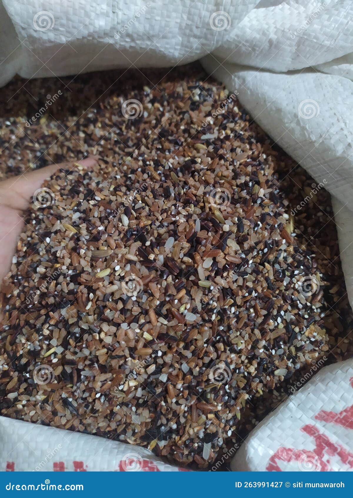 A Mixture of Black Rice, Brown and Brown Rice Stock Image - Image of ...