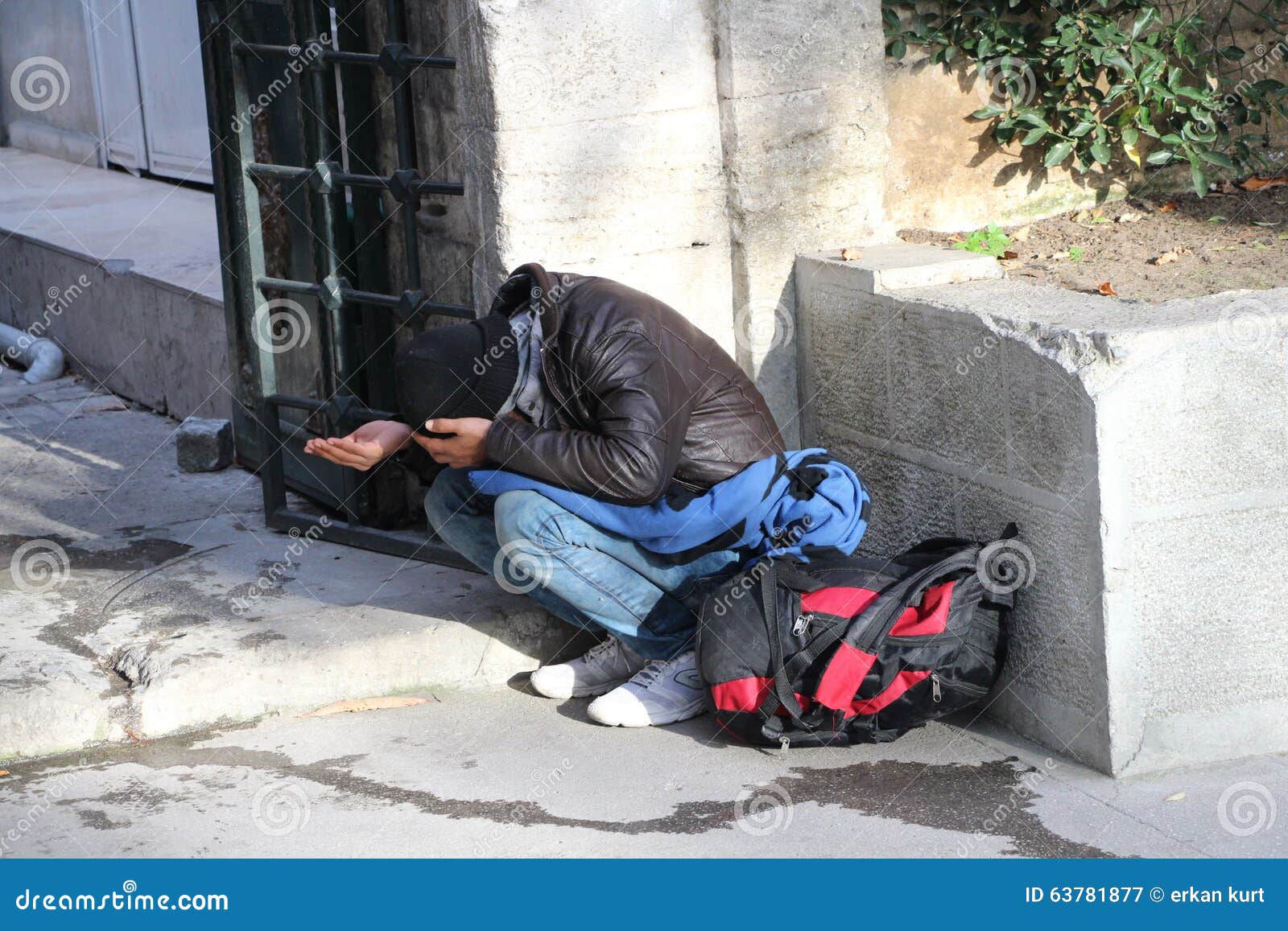 Männlicher Bettler Redaktionelles Stockfotografie - Bild: 63781877
