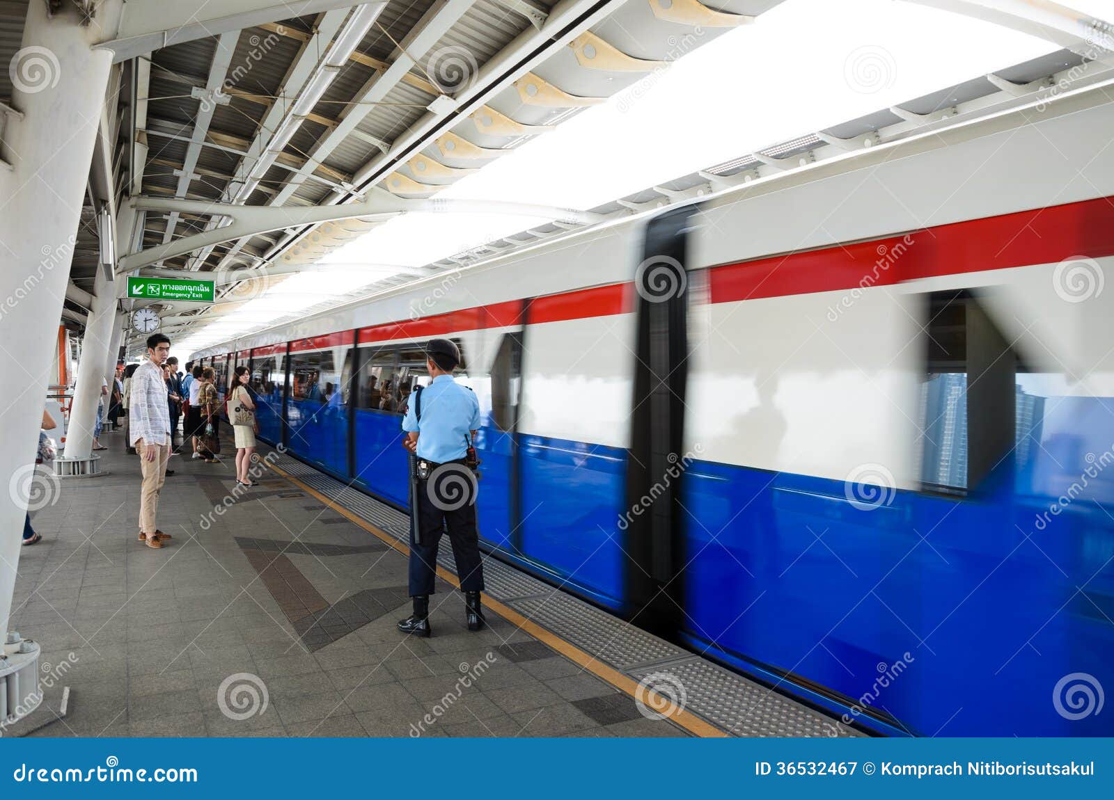 Mo Chit-Station von BTS redaktionelles stockfotografie. Bild von ...