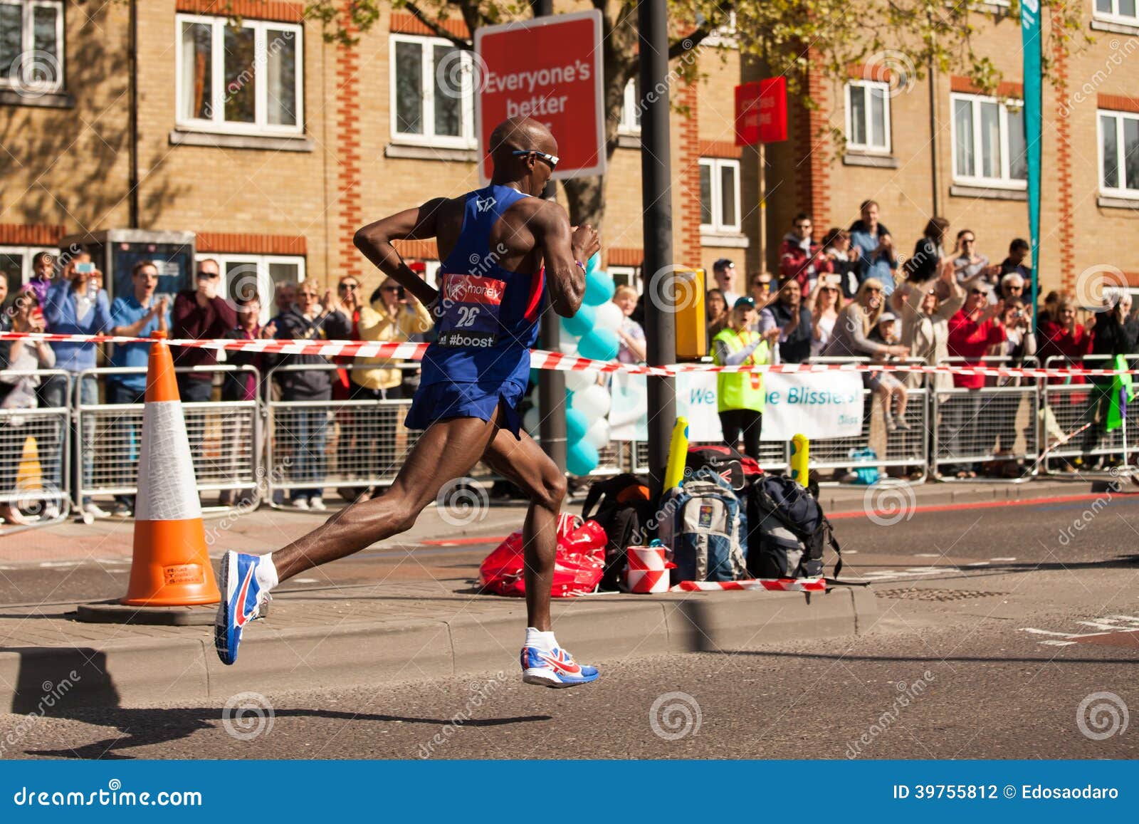 Mo Farah Running editorial photography. Image of team - 39755812