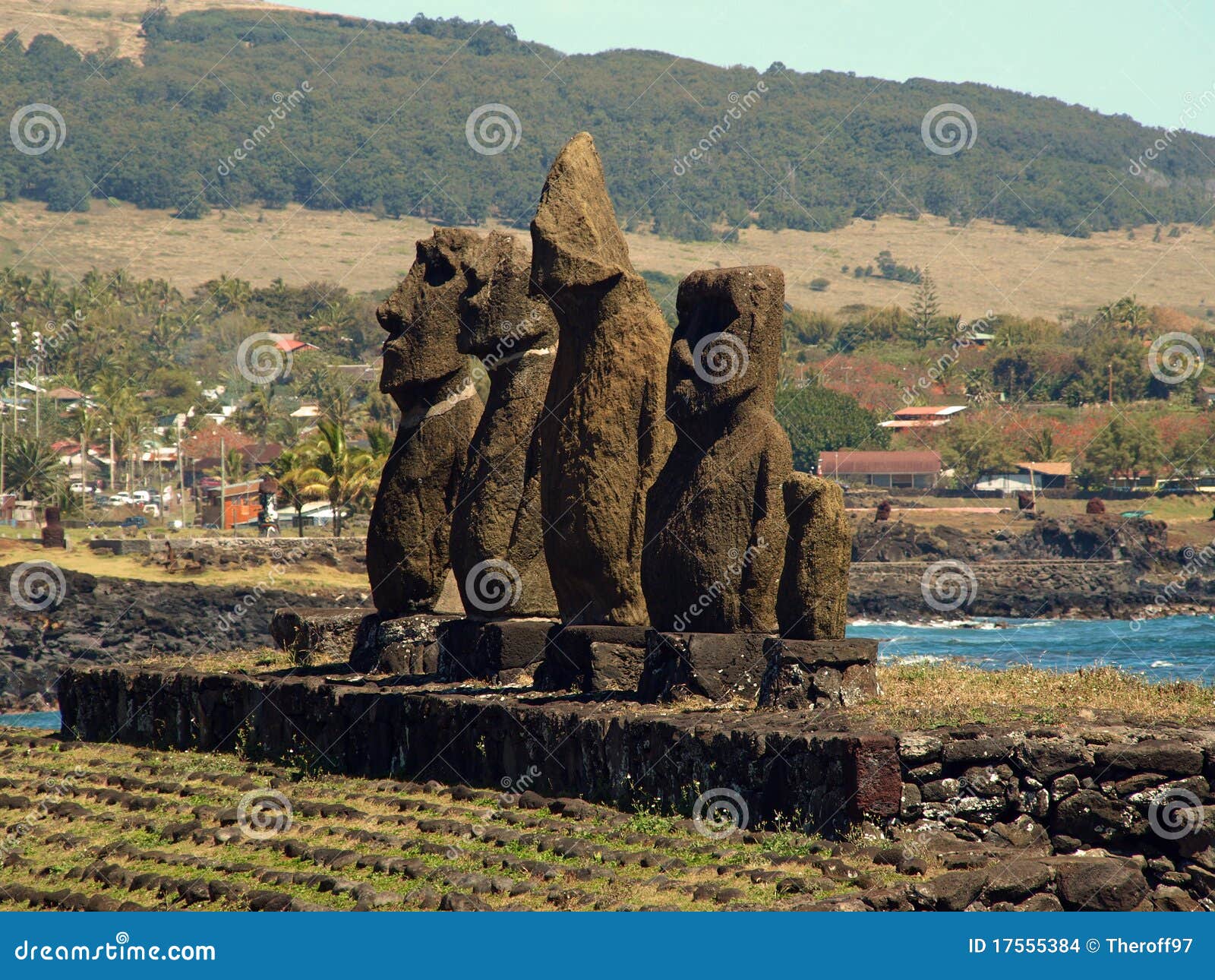 Moai of Ahu Tahai stock photo. Image of history, destinations - 17555384