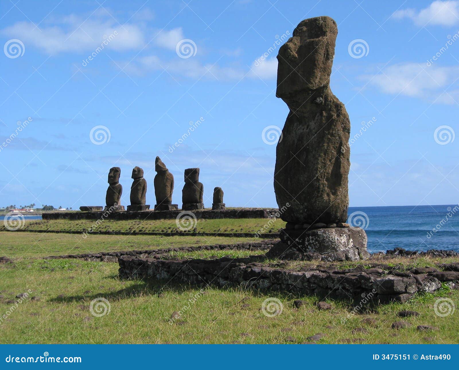 Moai in Hangaroa stock image. Image of easter, polynesia - 3475151