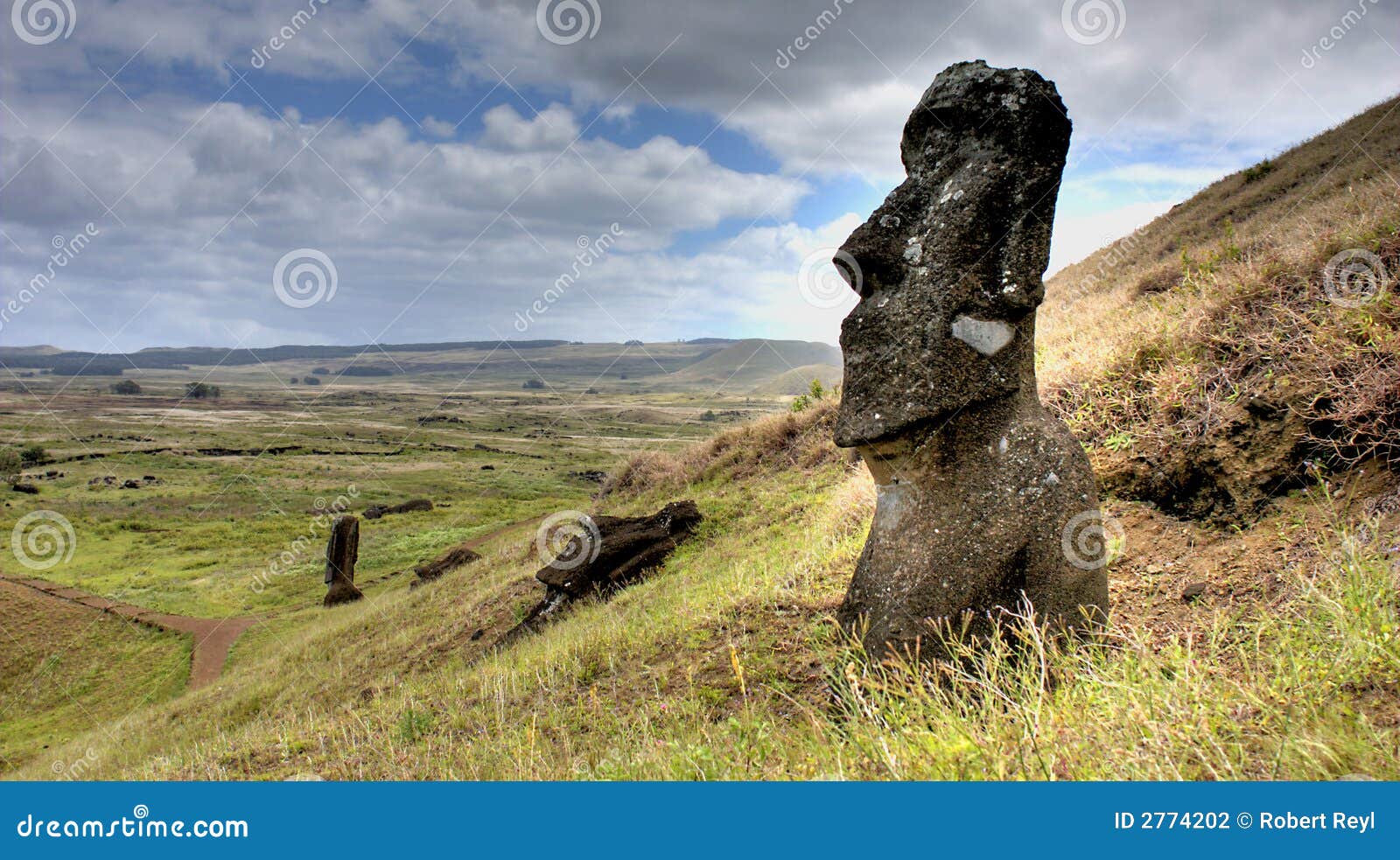 Moai Idol with Island Backgr. Stock Photo - Image of island, stone: 2774202