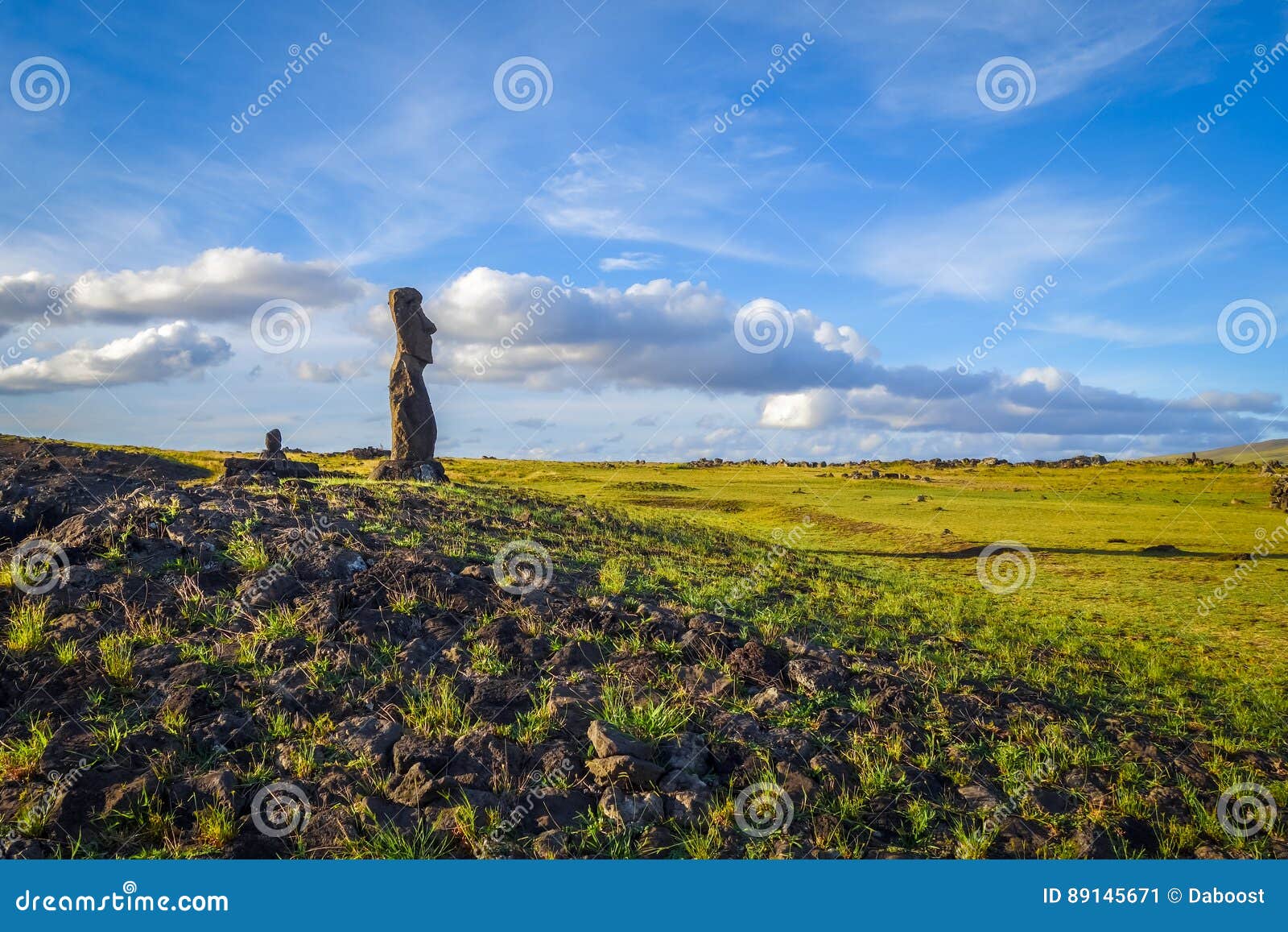 Hanga Kio E Ahu Akapu In Rapa Nui National Park Stock Photo ...