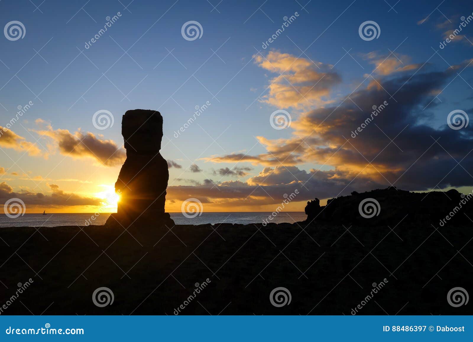 Hanga Kio E Ahu Akapu In Rapa Nui National Park Stock Photo ...