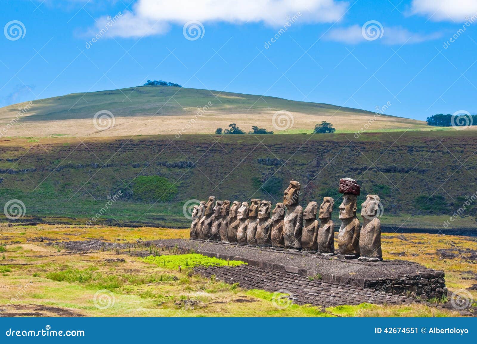 The 15 Moais At Ahu Tongariki In Rapa Nui National Park On Easter ...