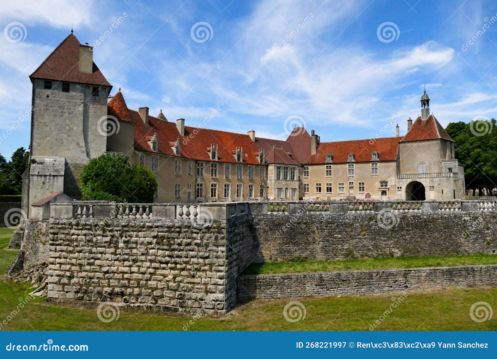 The Moat and the Interior Facade of the Castle of Epoisses Stock Image ...