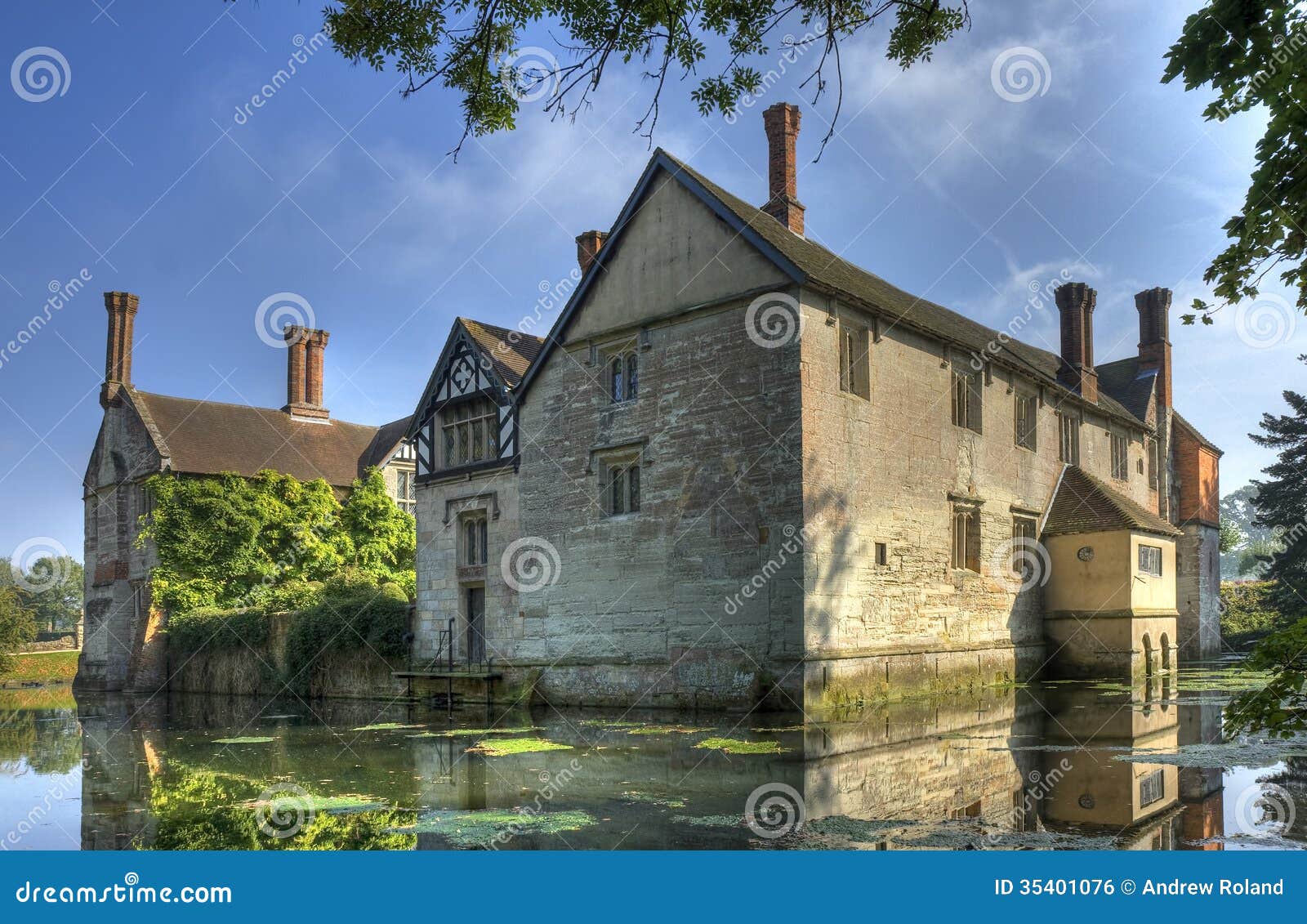 Moated house, Warwickshire stock photo. Image of destination - 35401076