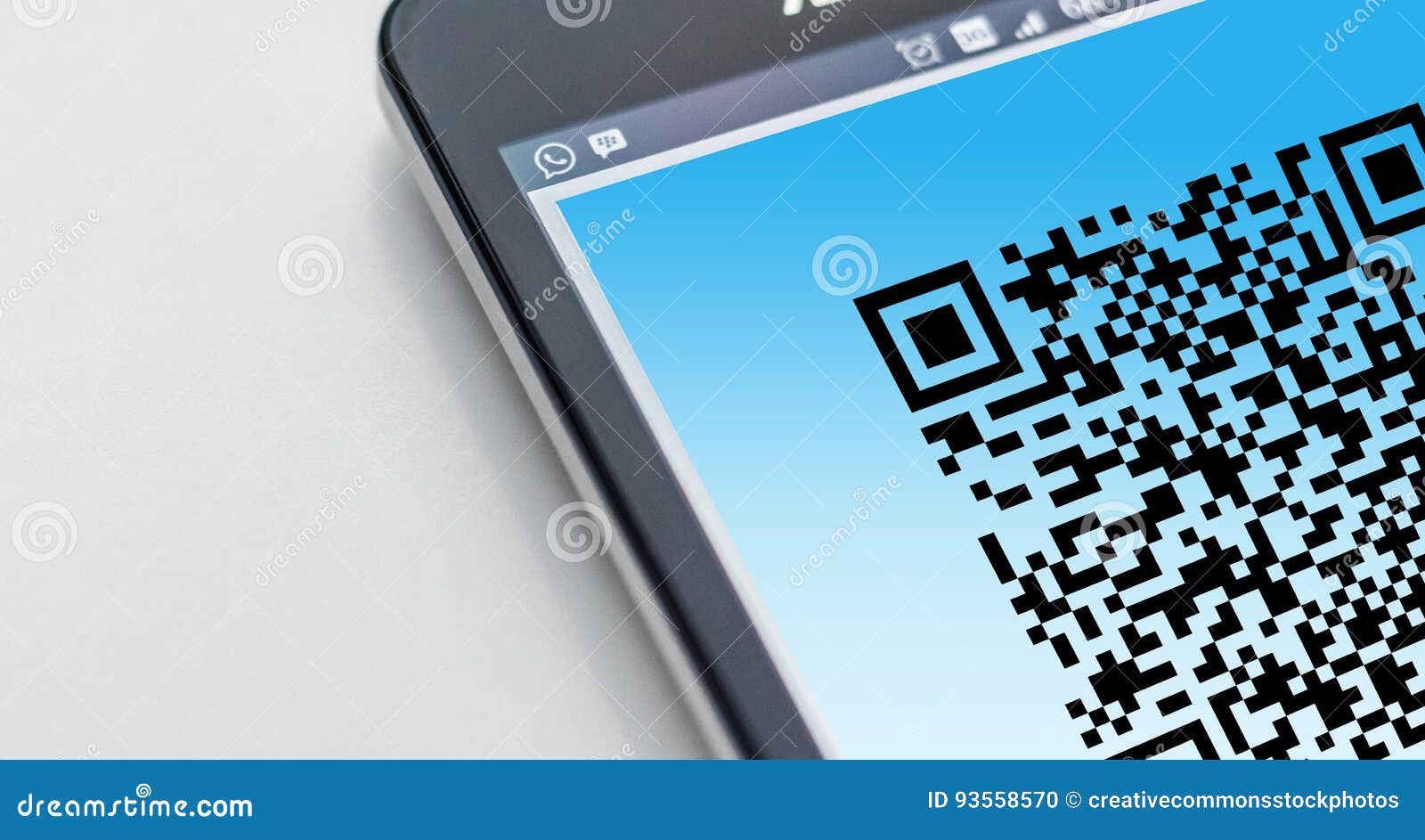 Mobiele Telefoon Met Code QR Picture. Image: 93558570