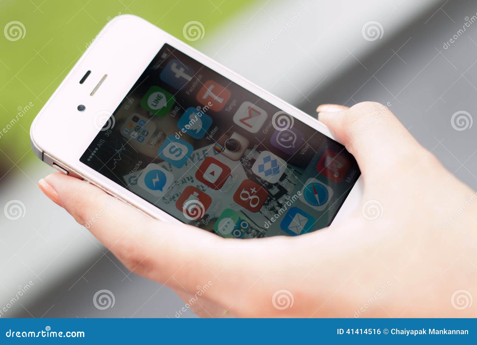 Mobile with application editorial photo. Image of retina - 41414516