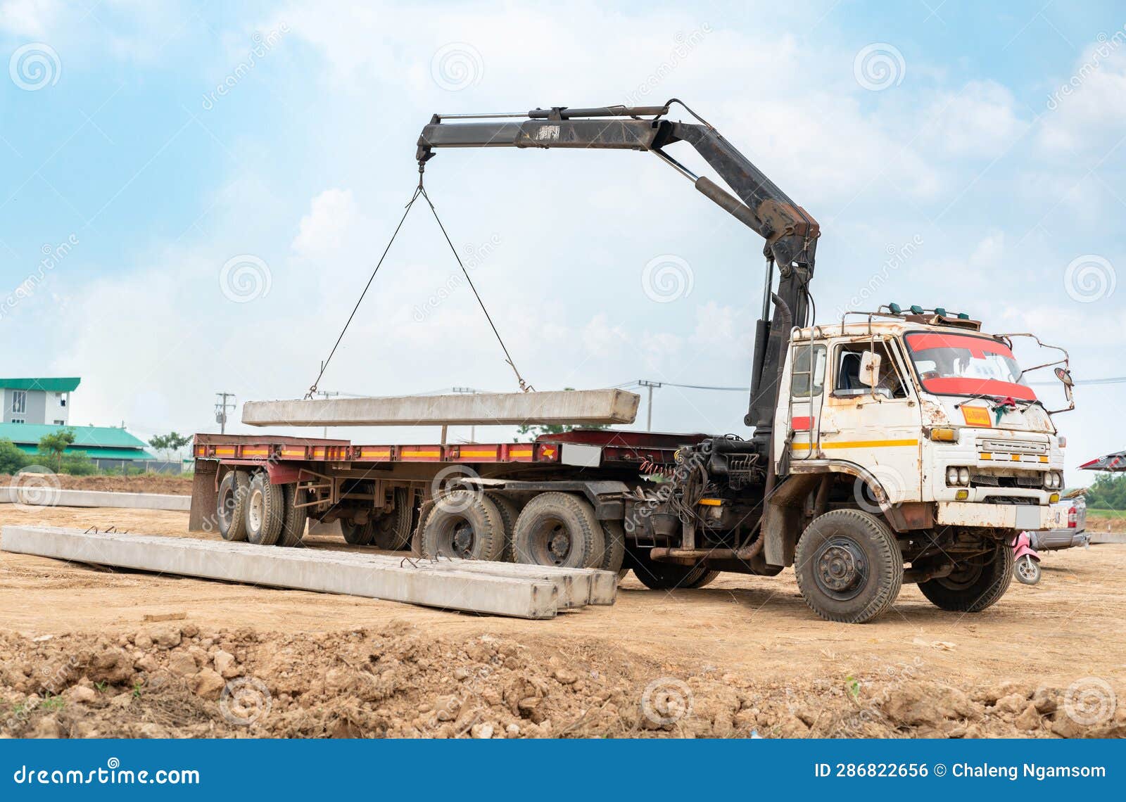 Mobile Crain Liftting Foundation Pile Down from Trailer Stock Photo ...