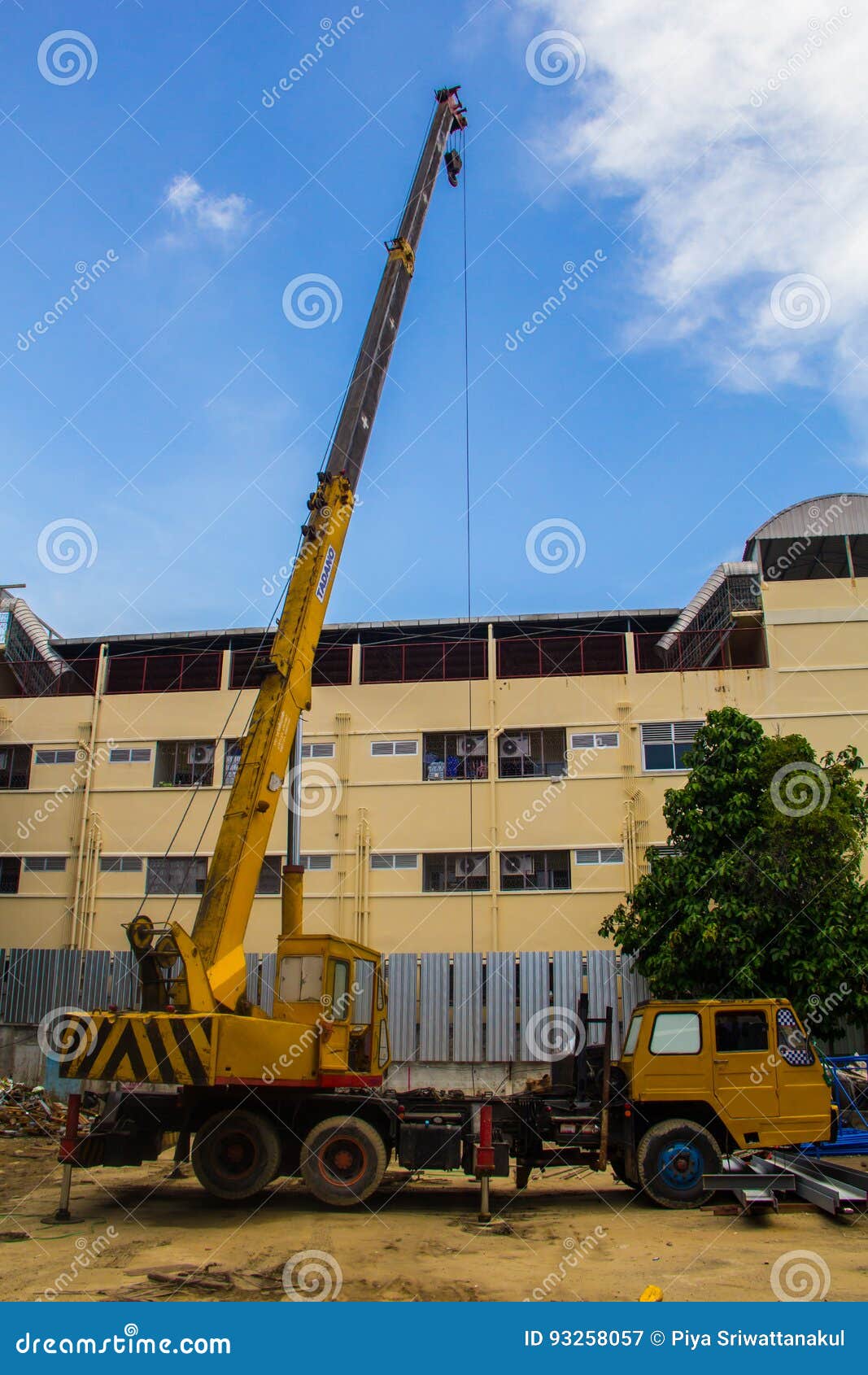 Mobile crane editorial photography. Image of automobile - 93258057