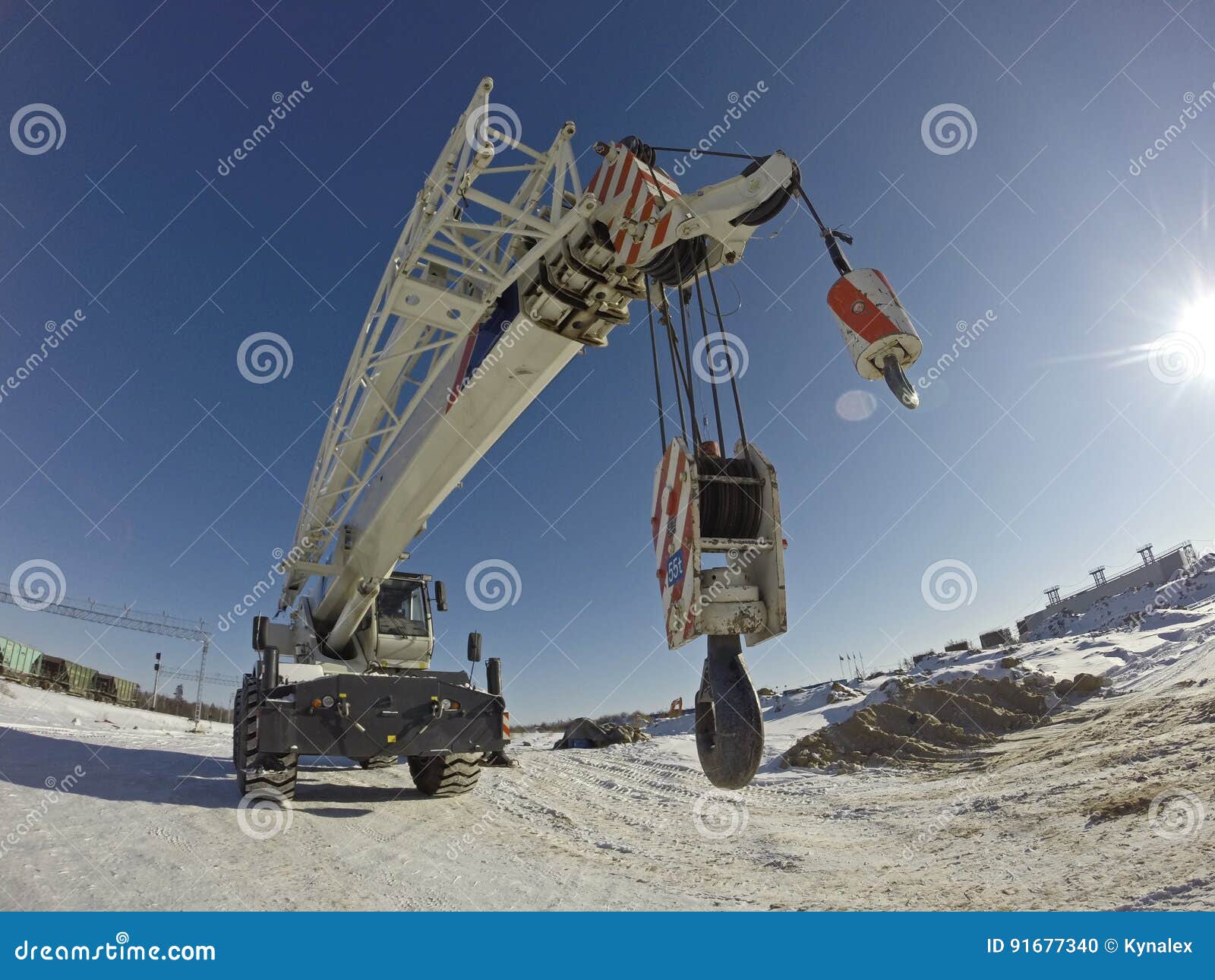 Mobile crane on wheels editorial image. Image of construction - 91677340