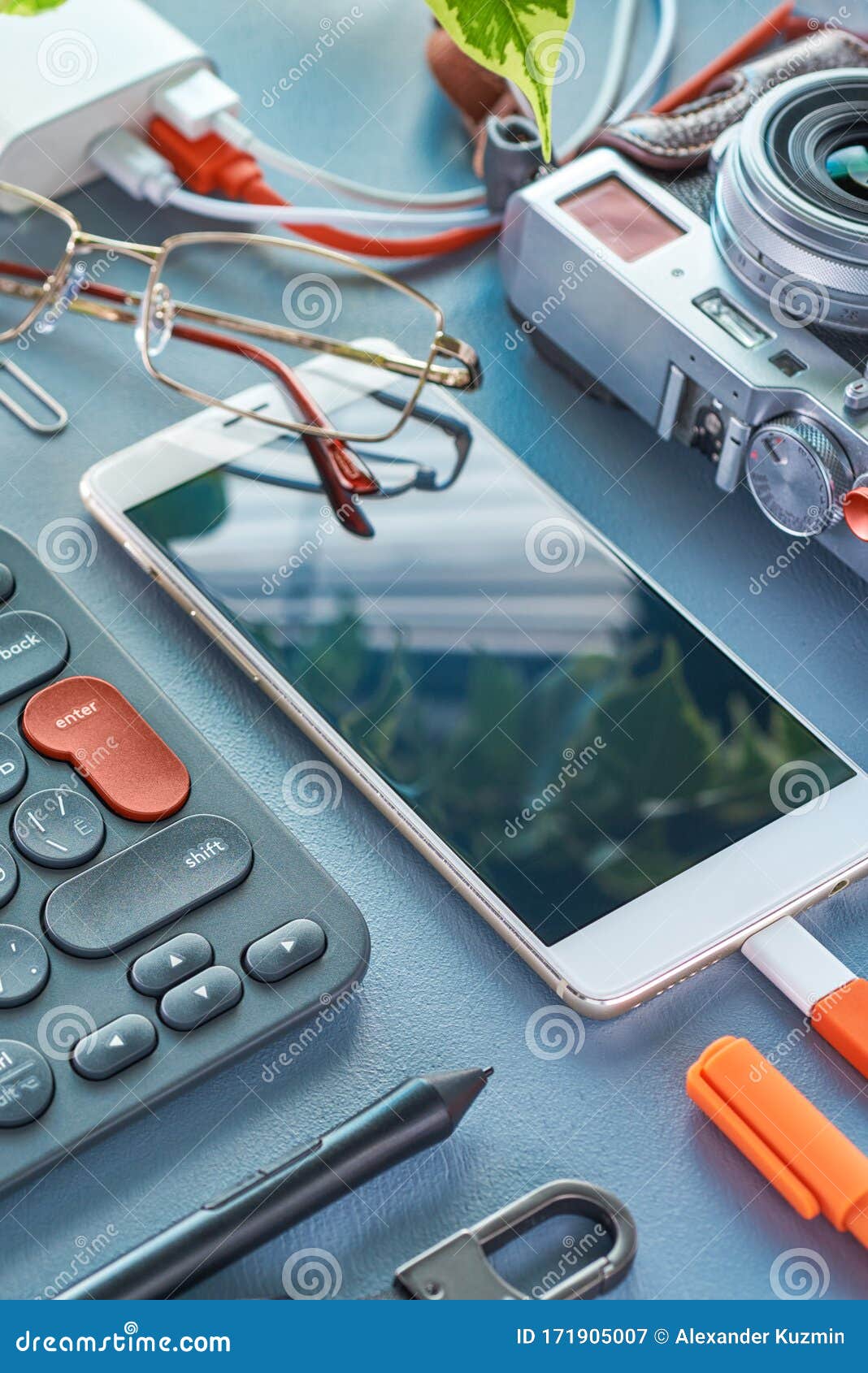 Mobile Devices on the Table Stock Image - Image of smart, mobile: 171905007