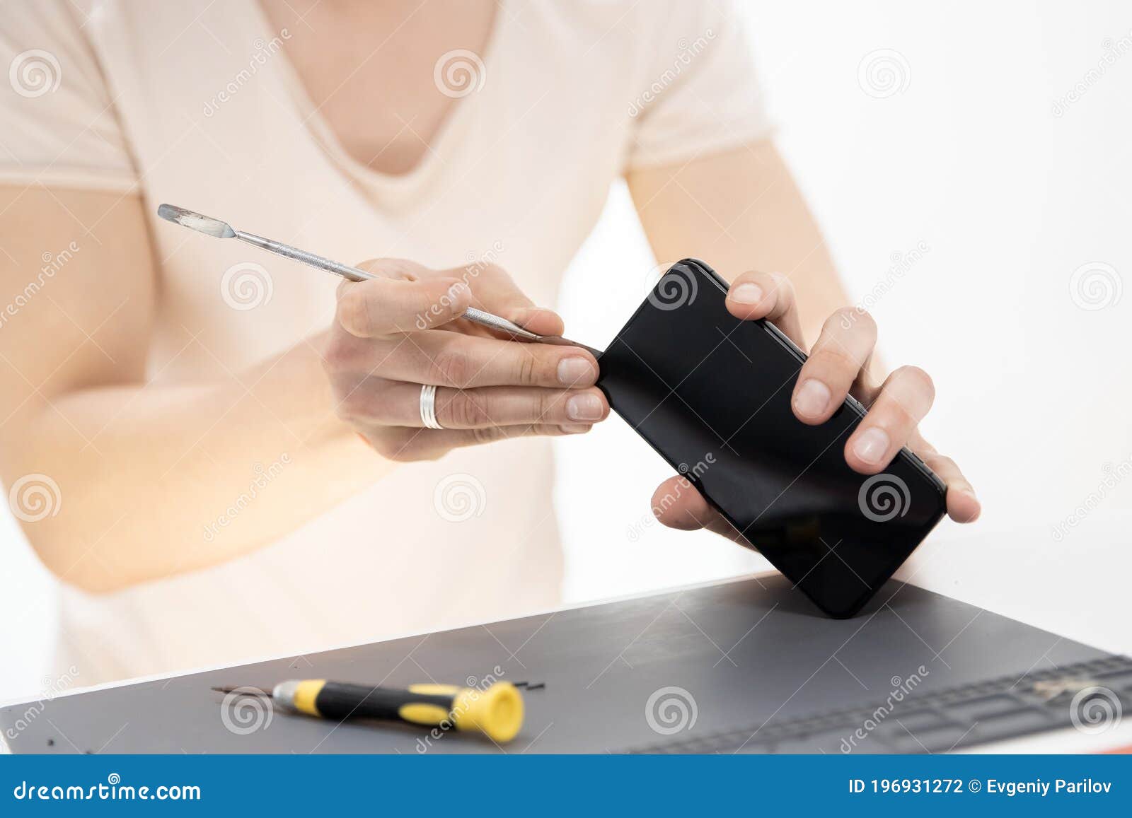 Mobile Phone Chip Repair Process, Battery Replacement and Broken Screen ...