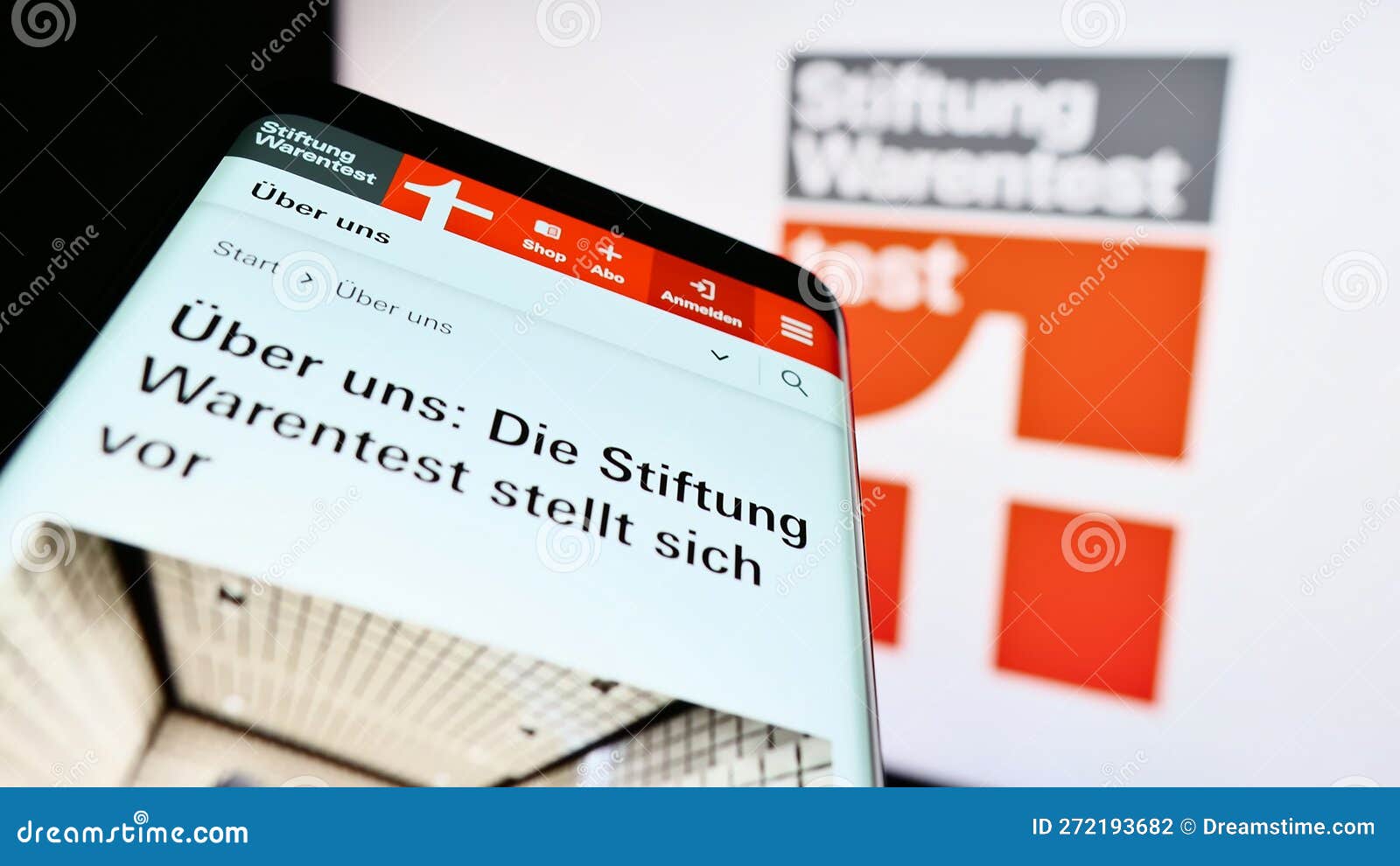 Mobile Phone with Website of German Consumer Oragnization Stiftung ...