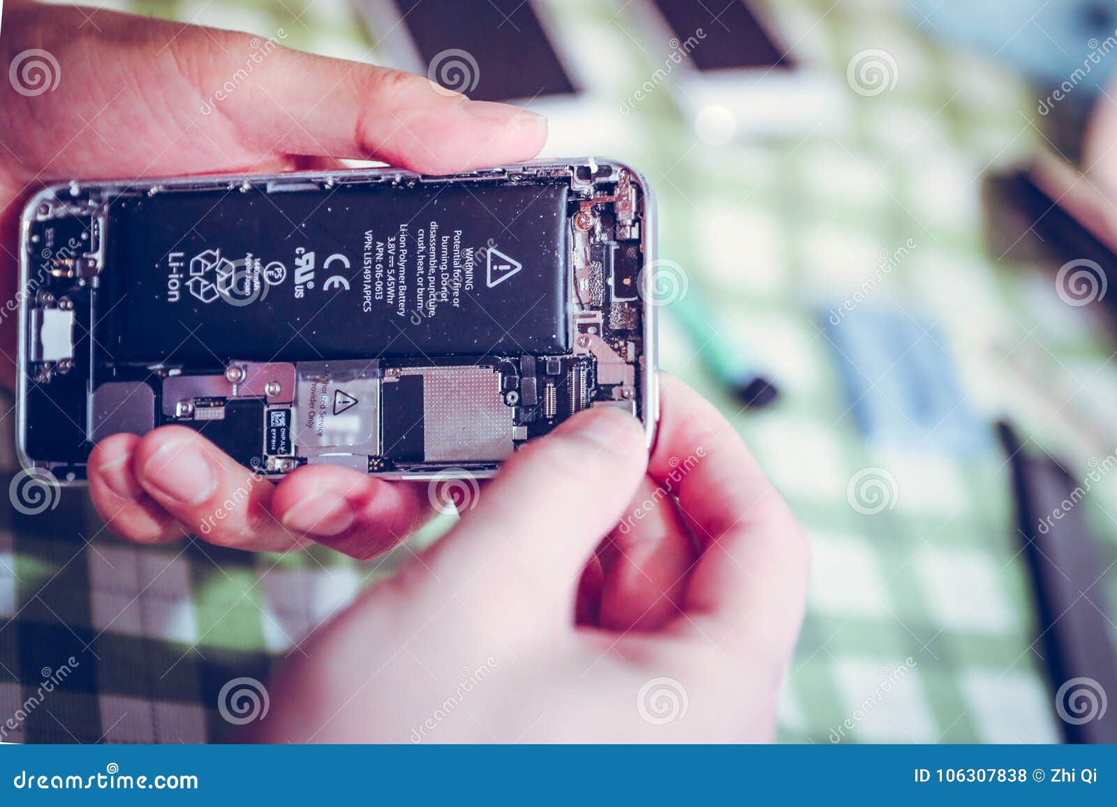 Mobile Repair in the Process Change Iphone 5 Screen Editorial Stock ...