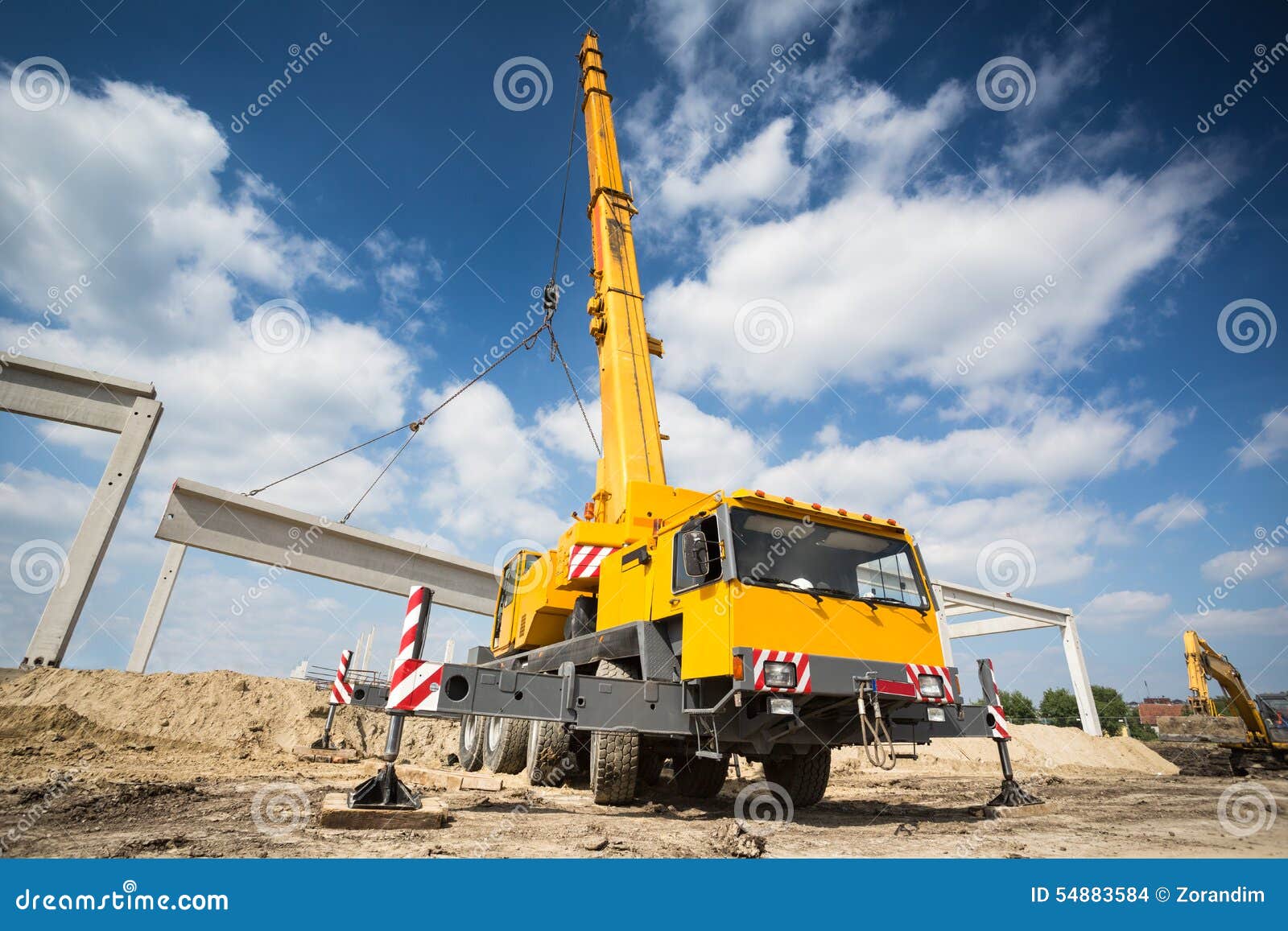 Mobiler Kran stockfoto. Bild von industriell, maschine - 54883584