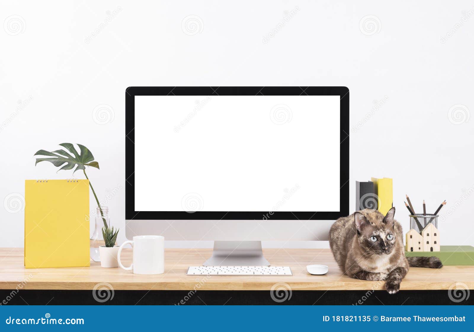 5,863 Animal Computer Screen Stock Photos - Free & Royalty-Free Stock ...