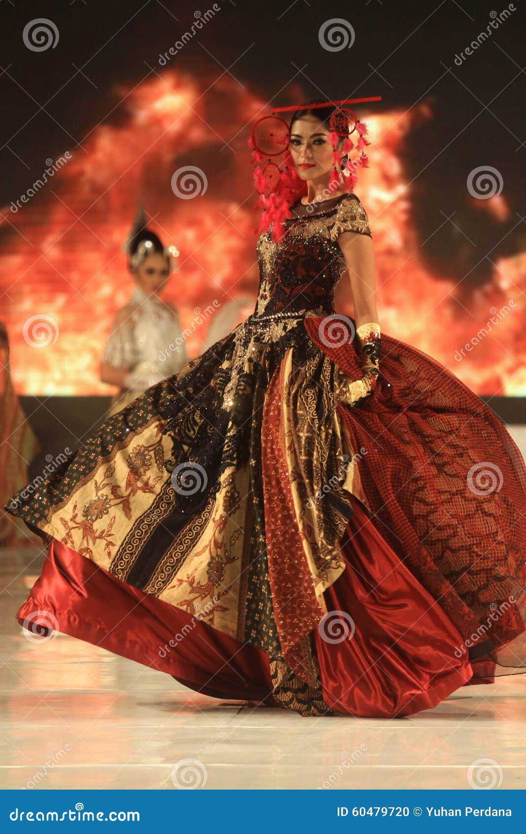 Moda del batik imagen editorial. Imagen de trajes, manera - 60479720