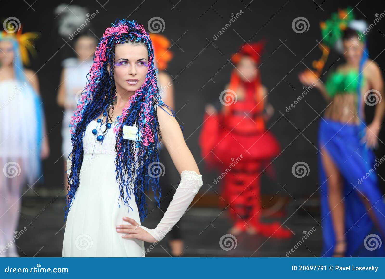 Model Bij III Het Vlechten Russisch Kampioenschap Redactionele Foto ...