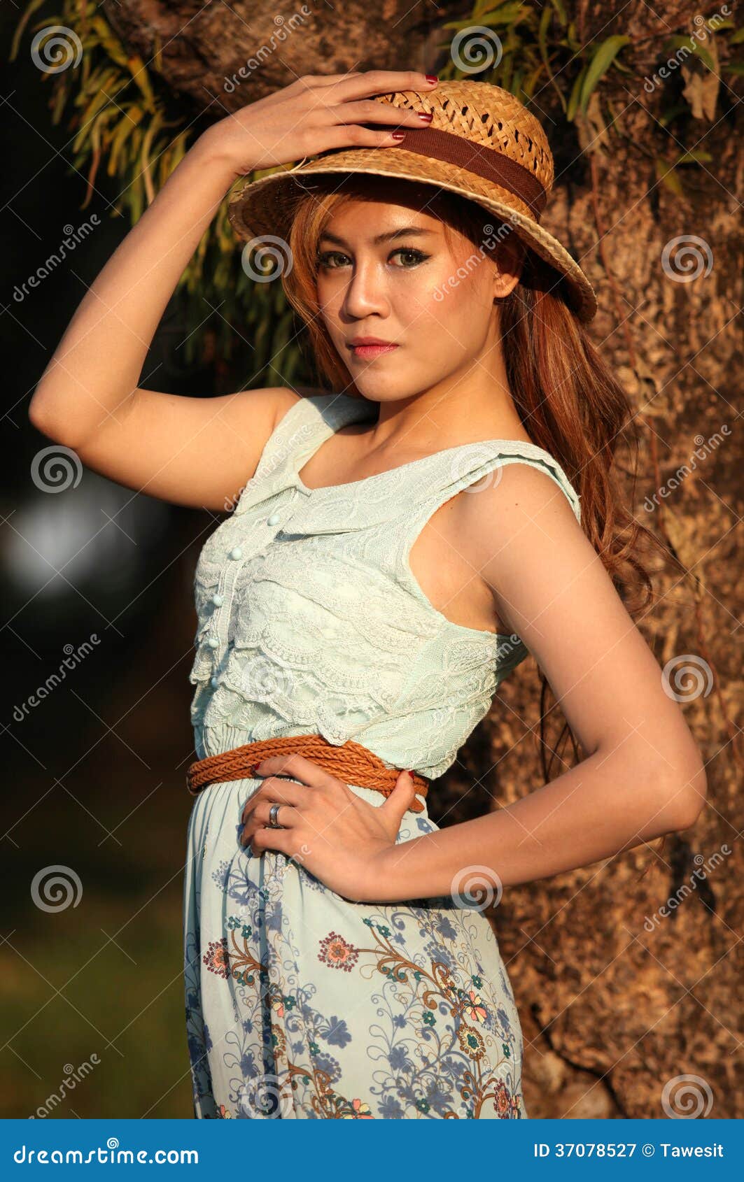 Model Dressing Vintage Style Stock Image - Image of makeup, outdoor ...