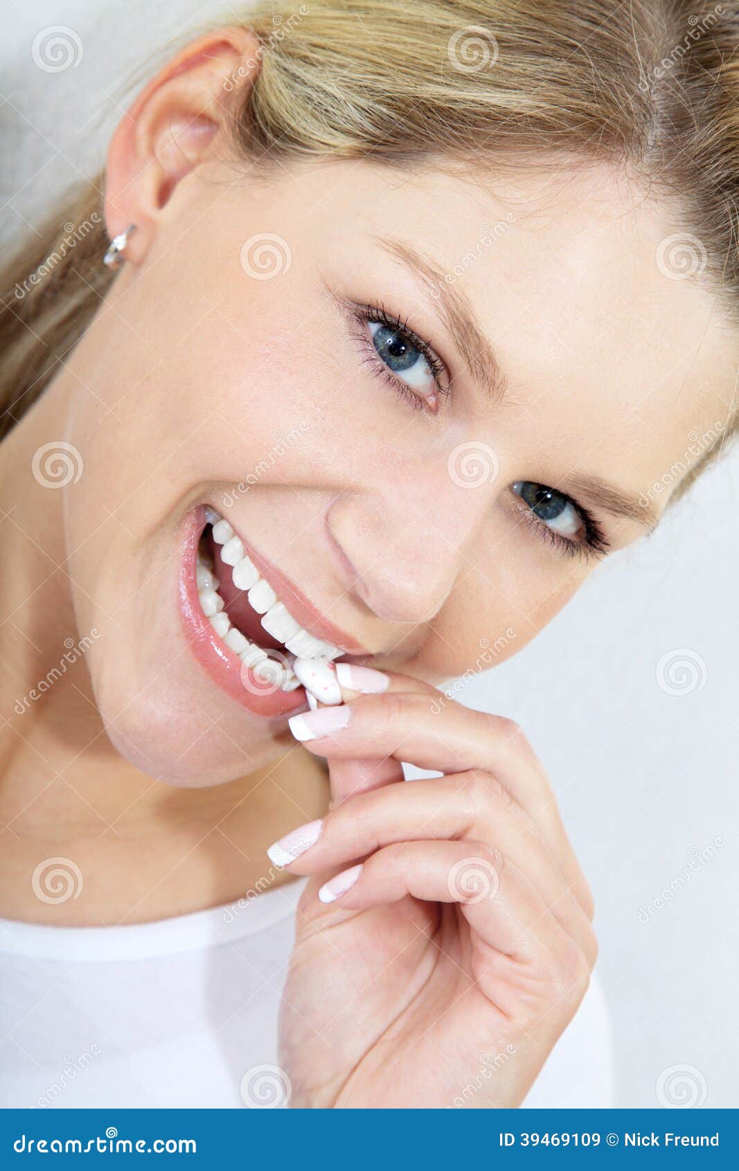 Model with nice teeth stock image. Image of brush, pretty - 39469109