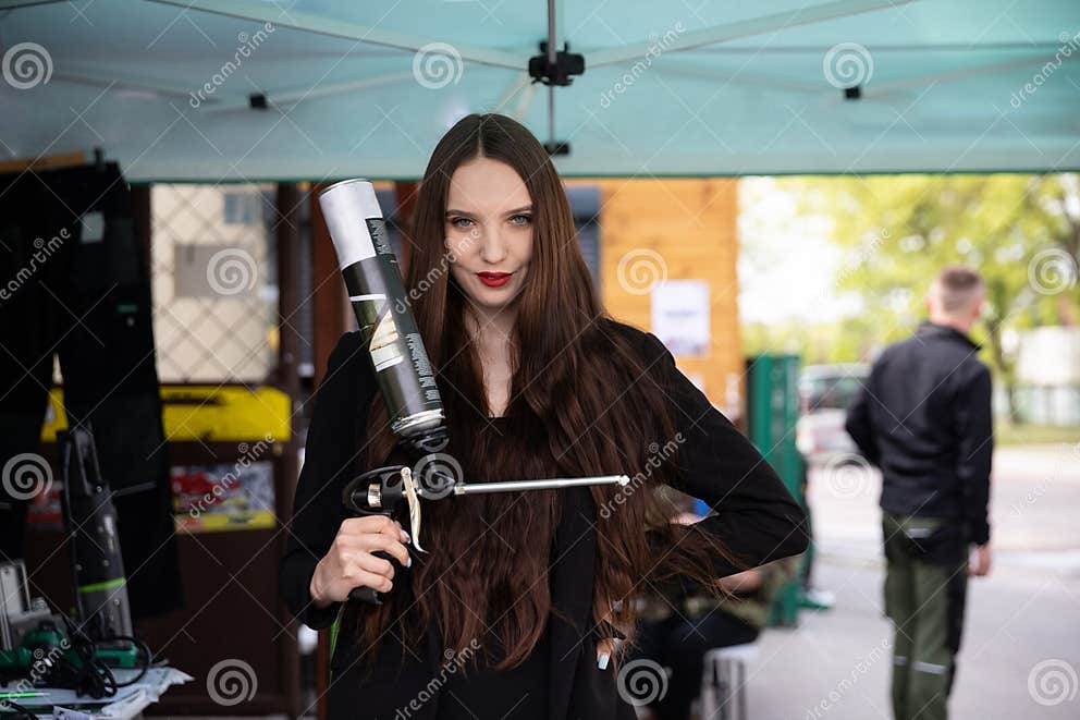 This Model is Showcasing an Innovative Design that Features a Unique ...