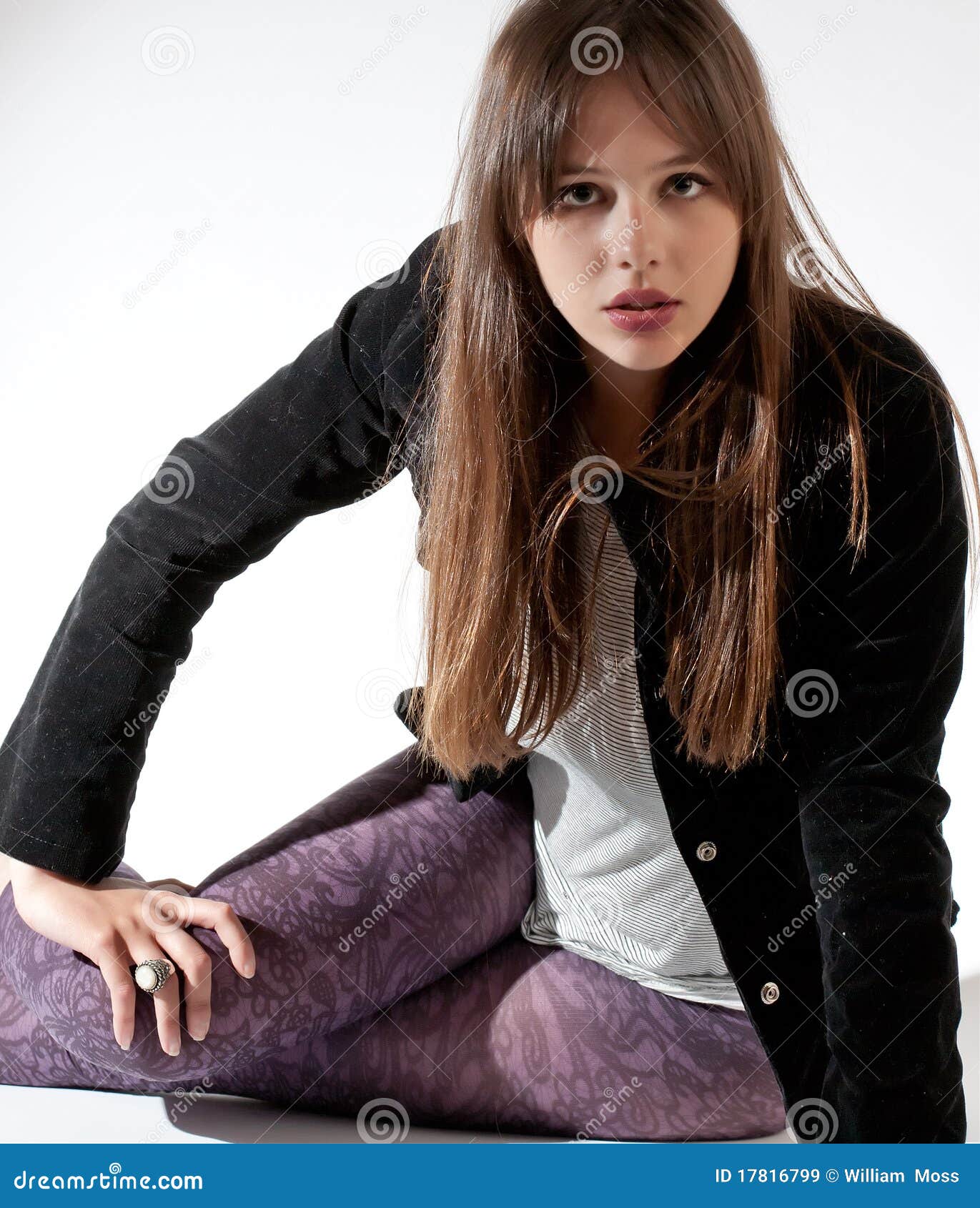 Modello Adolescente in Attrezzatura Alla Moda Immagine Stock - Immagine ...