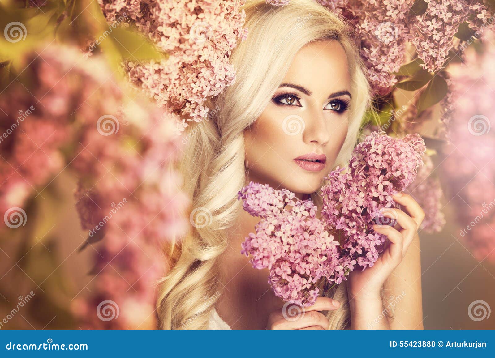 Modello Di Moda Di Bellezza Fotografia Stock - Immagine di trucco ...