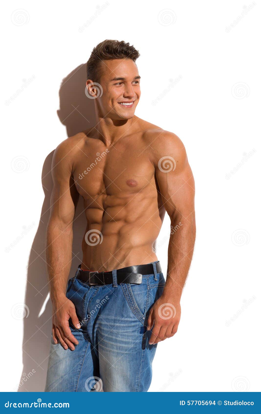 Modello maschio sexy fotografia stock. Immagine di uomo - 57705694