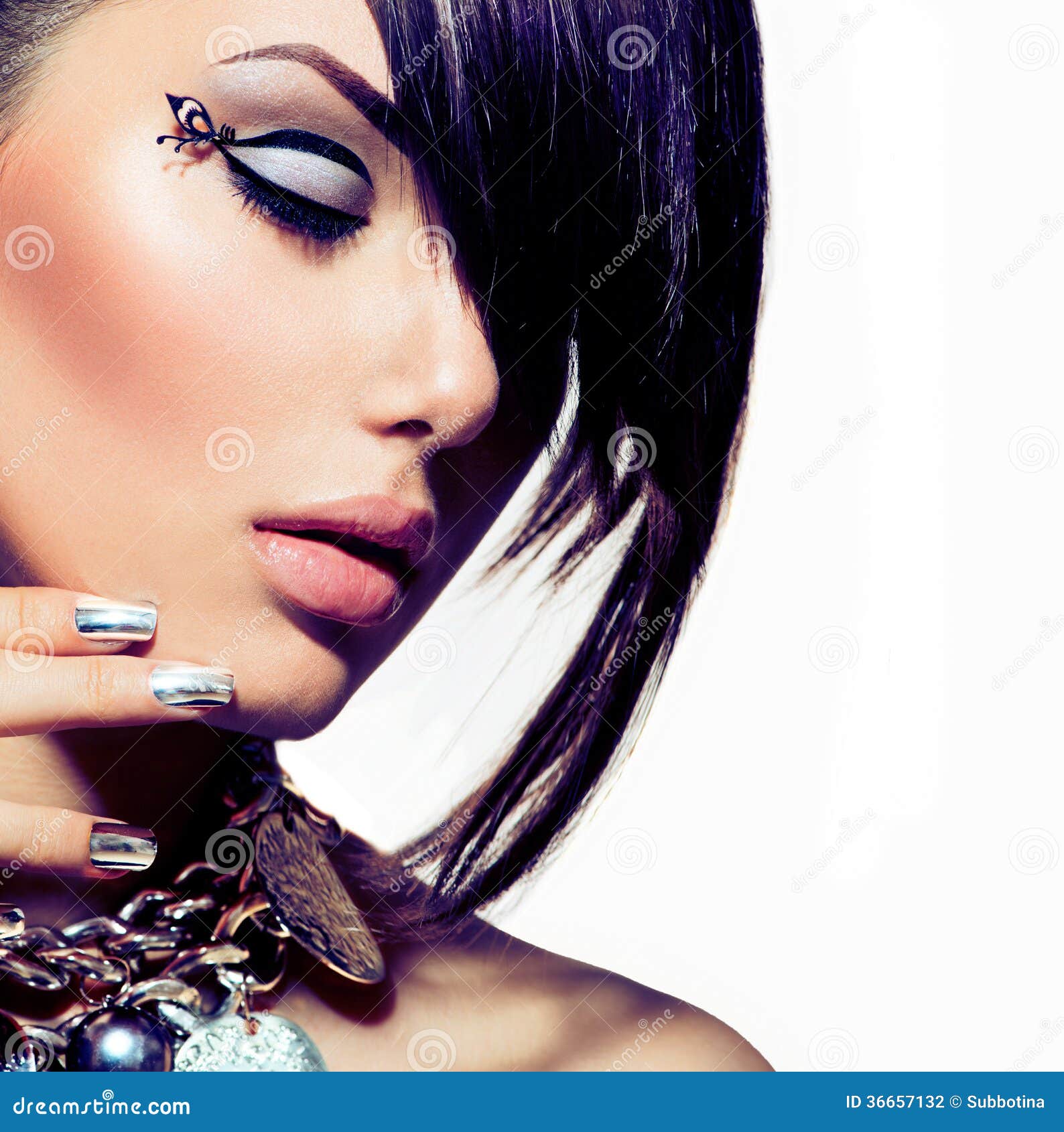 Modelo De Forma Girl Portrait Foto de Stock - Imagem de estilo, prata ...