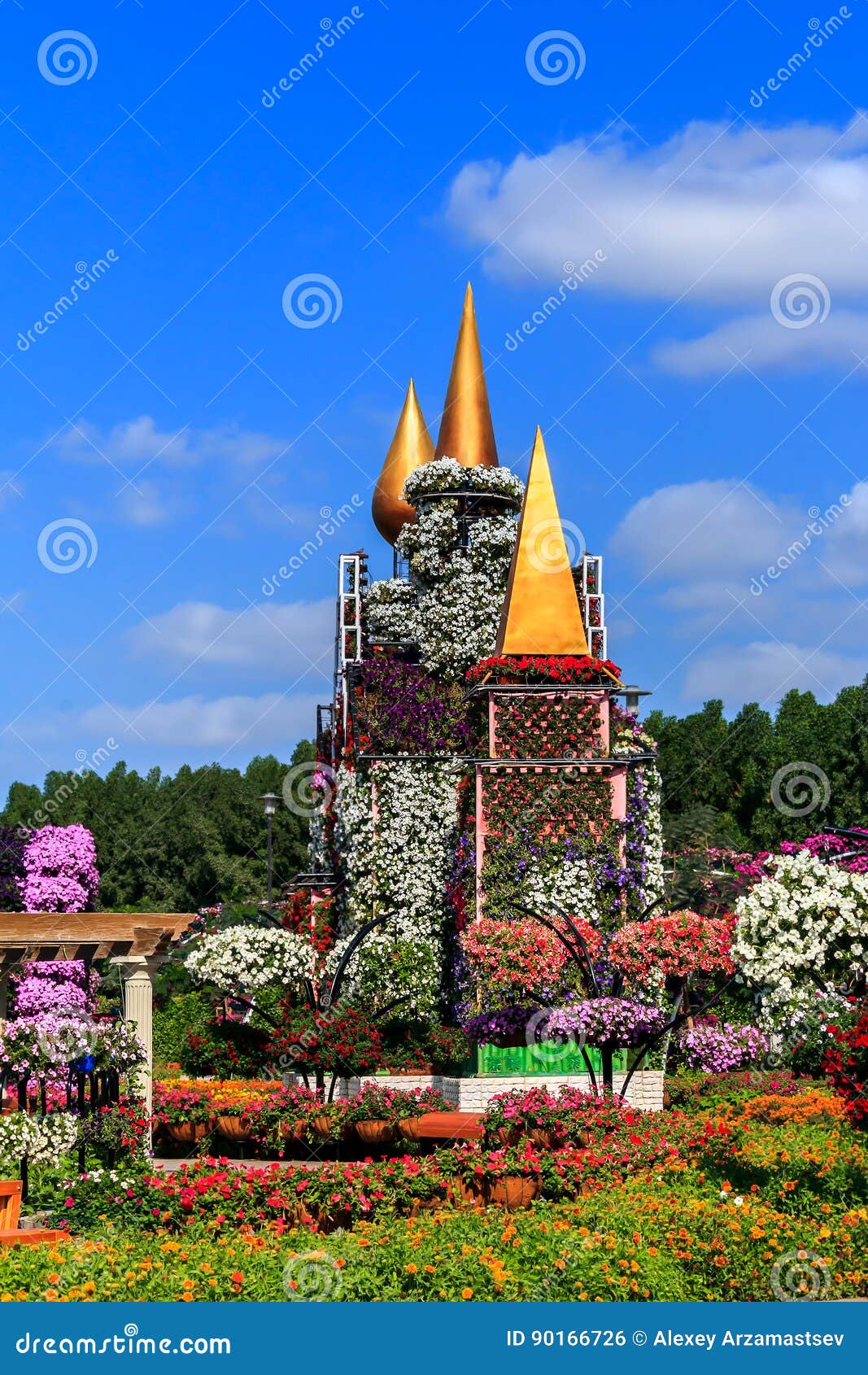 Modelo Del Castillo Medieval De Flores Foto editorial - Imagen de ...