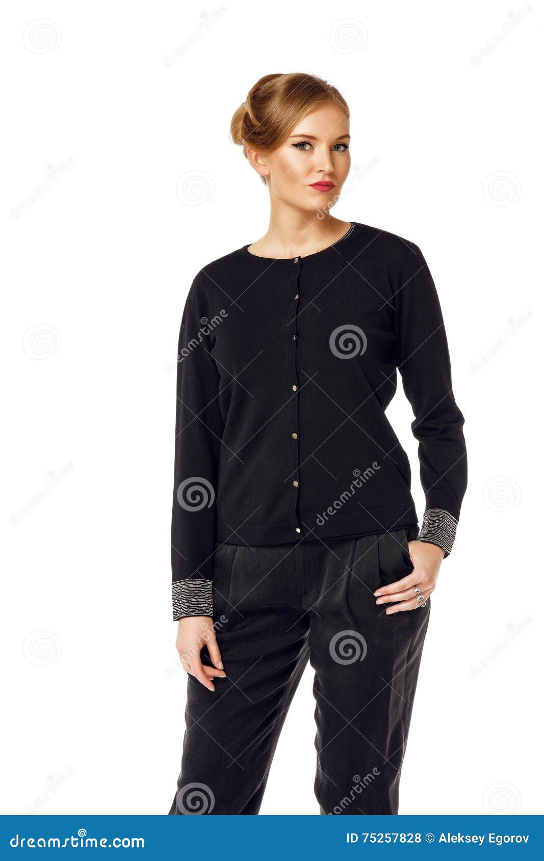 Modelo en ropa foto de archivo. Imagen de retrato, blusa - 75257828