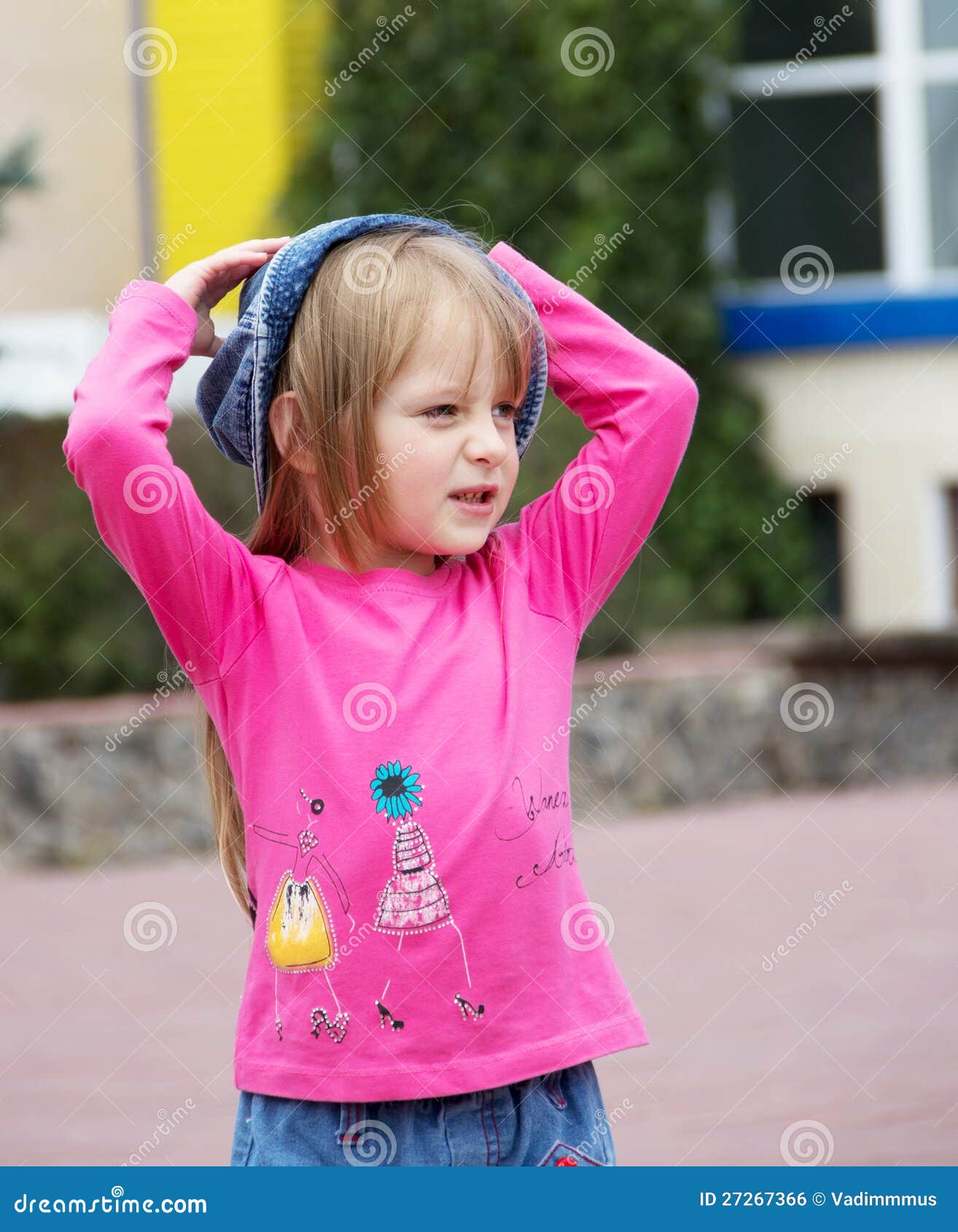 Modelo feliz foto de stock. Imagem de playground, cabelo - 27267366