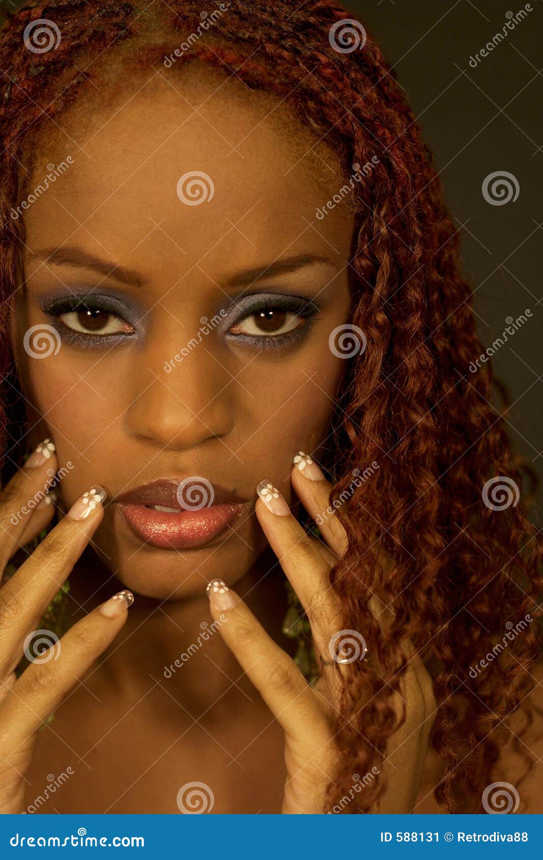 Modelo preto e bonito imagem de stock. Imagem de modelo - 588131