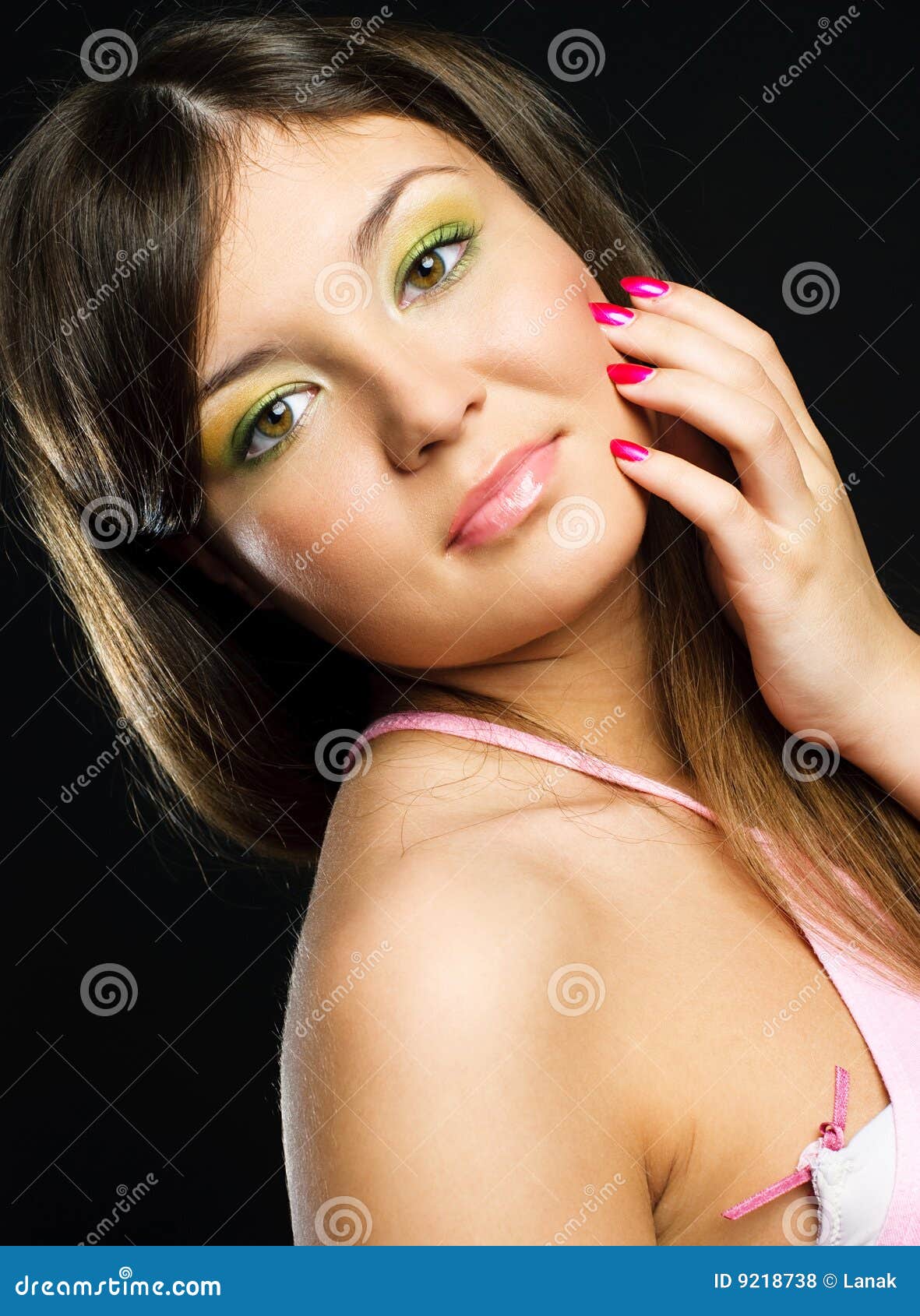 Modelo Trigueno Con Maquillaje Colorido Foto de archivo - Imagen de ...