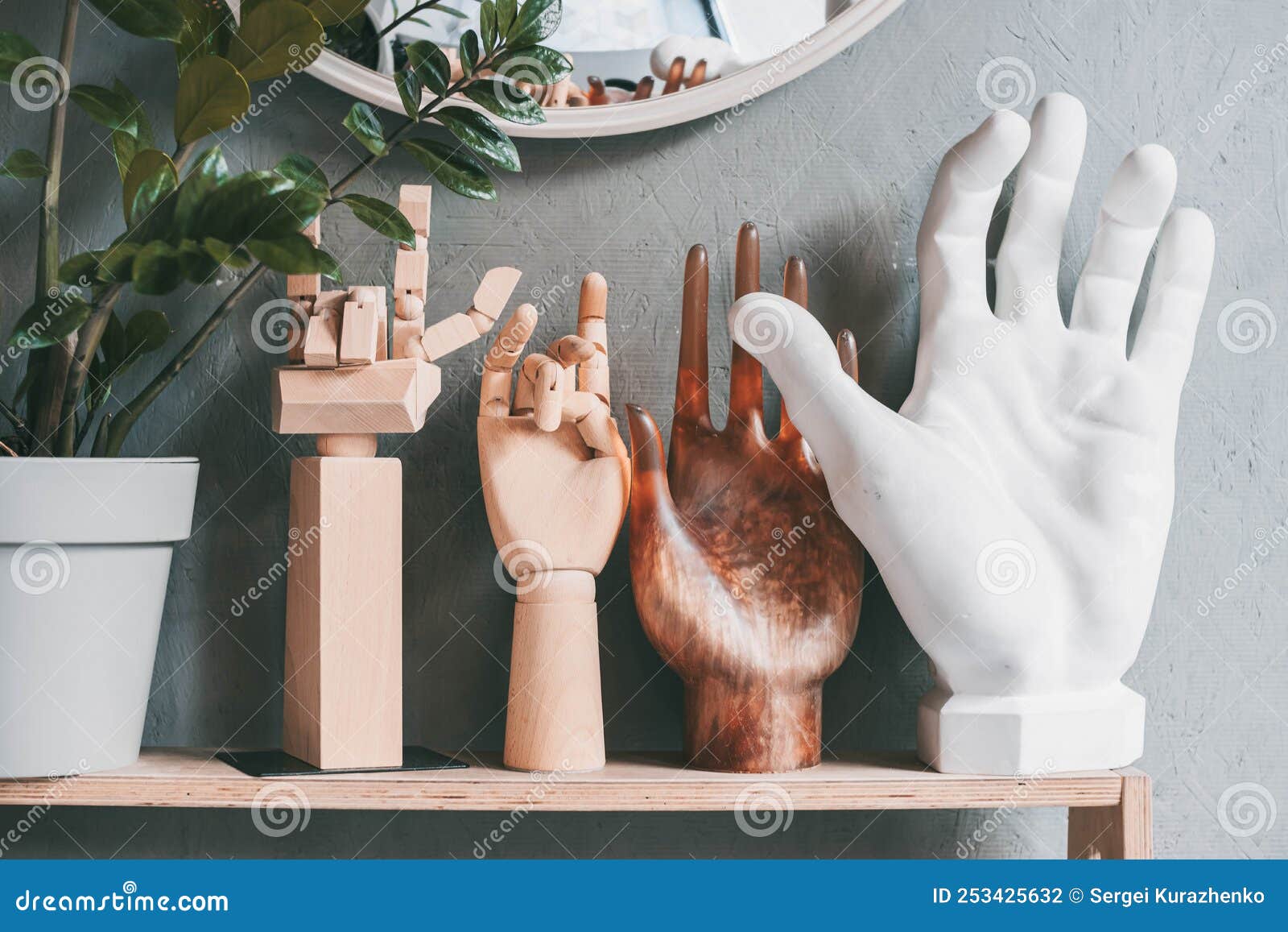 Modelos De Una Mano Humana. Modelo De Madera De Una Mano Humana Foto de ...