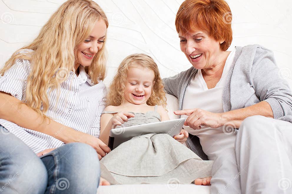 Moder Farmor Och Liten Flicka Fotografering För Bildbyråer Bild Av