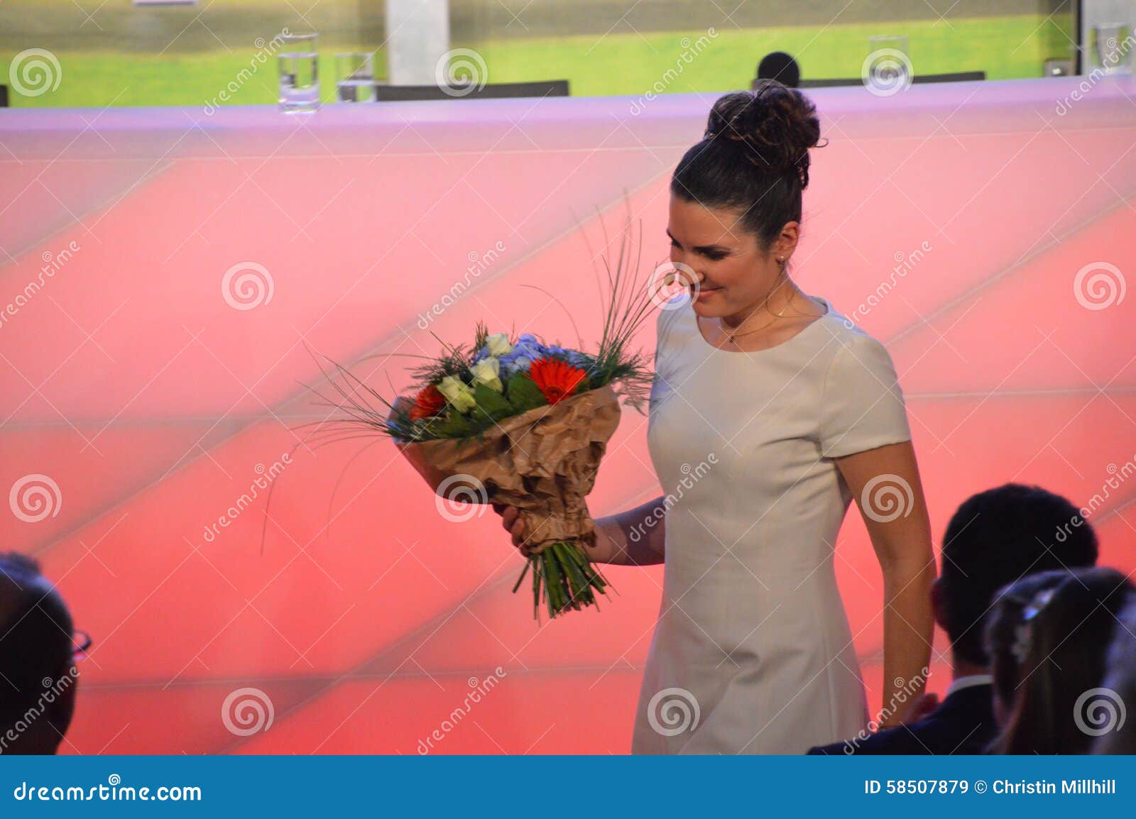 Moderatorin Julia Bauer imagen de archivo editorial. Imagen de muchacha ...