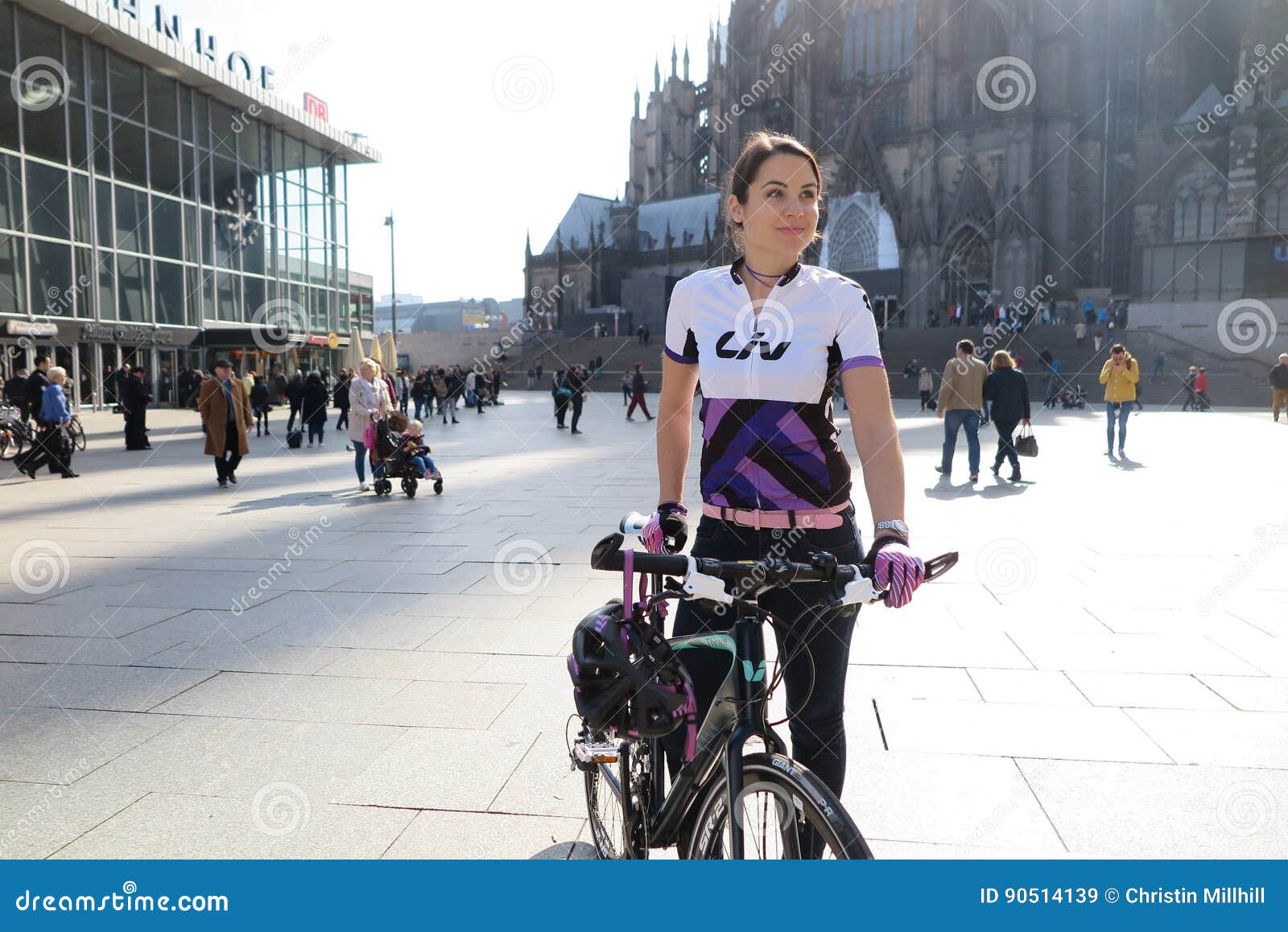 Moderatorin Julia Bauer imagen de archivo editorial. Imagen de ...